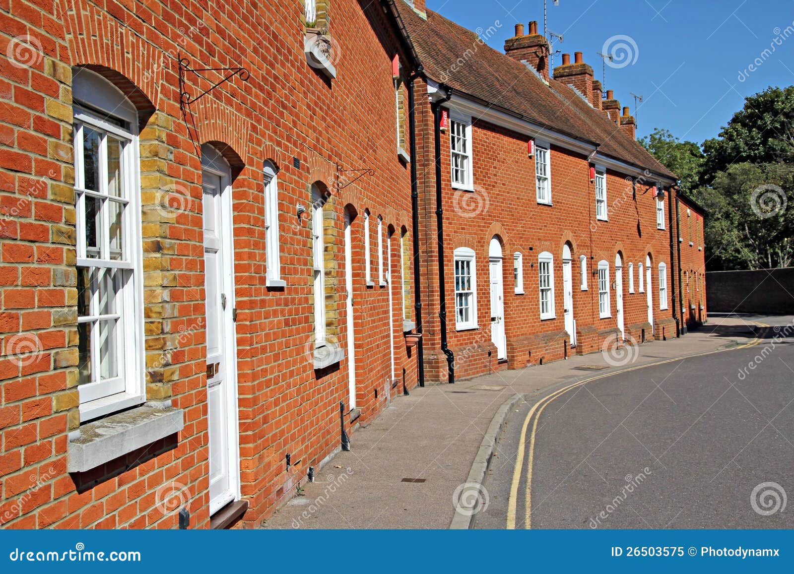 Row of Red Brick Kent Cottages Stock Image - Image of double, city ...