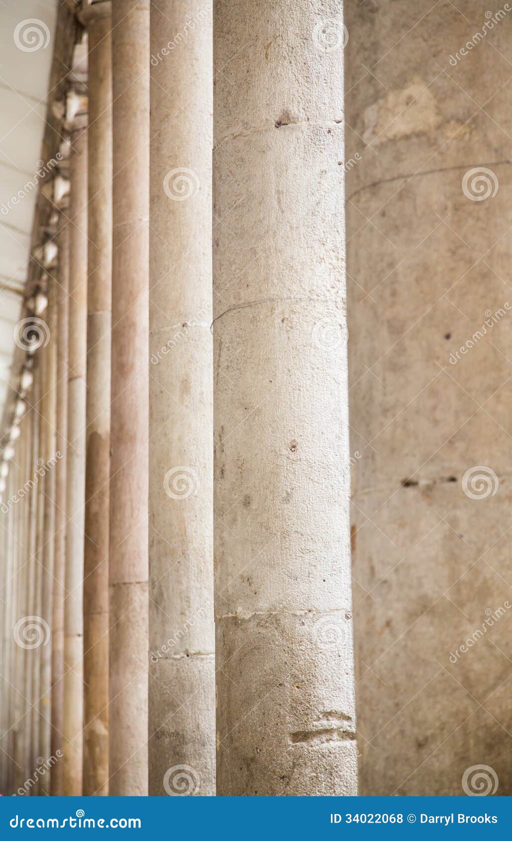 Row of Round Marble Columns Stock Photo - Image of stucco, building ...