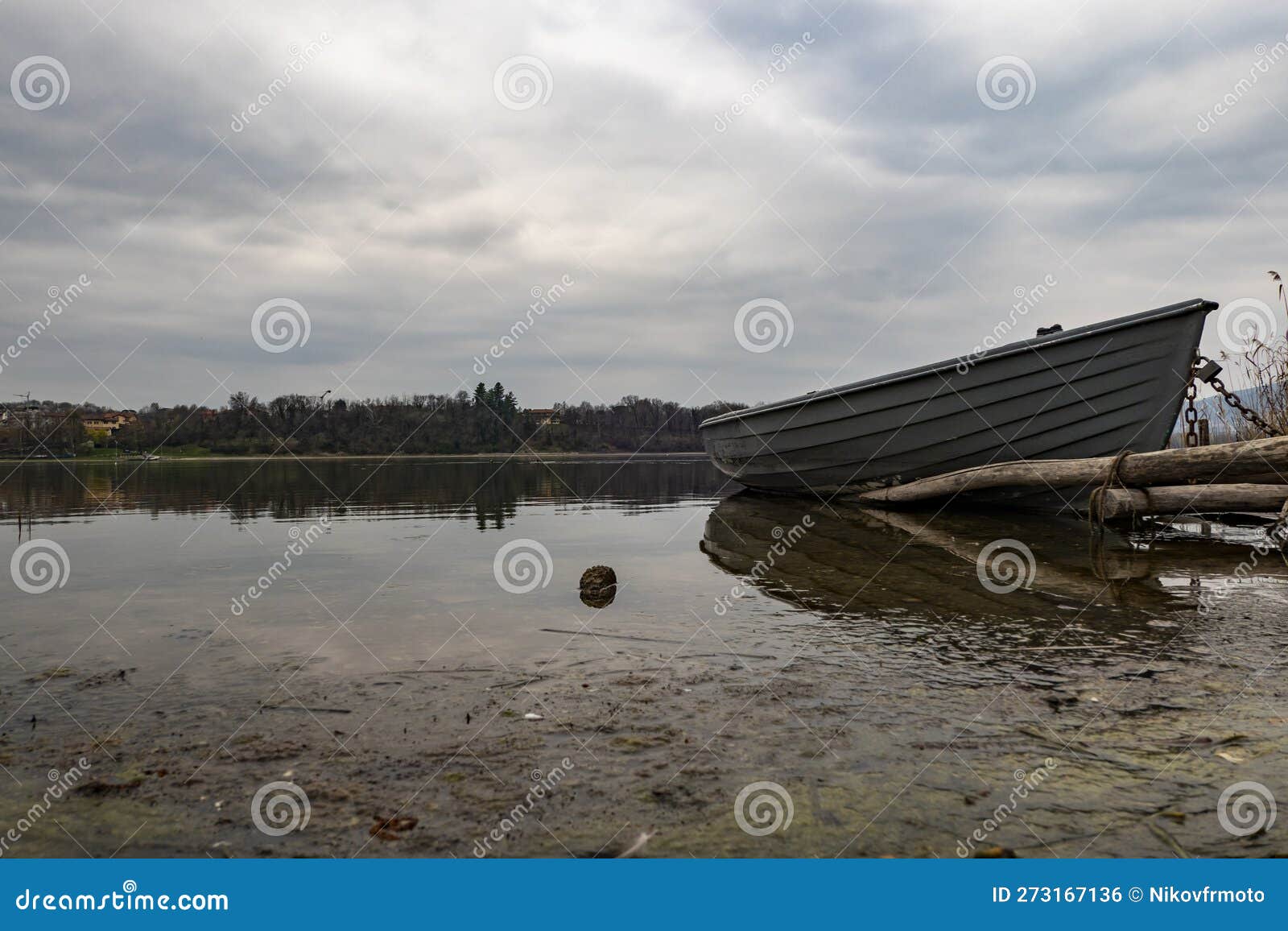 Rowing Boat on the Lakeside of Lake Pusiano Stock Photo - Image of blue ...