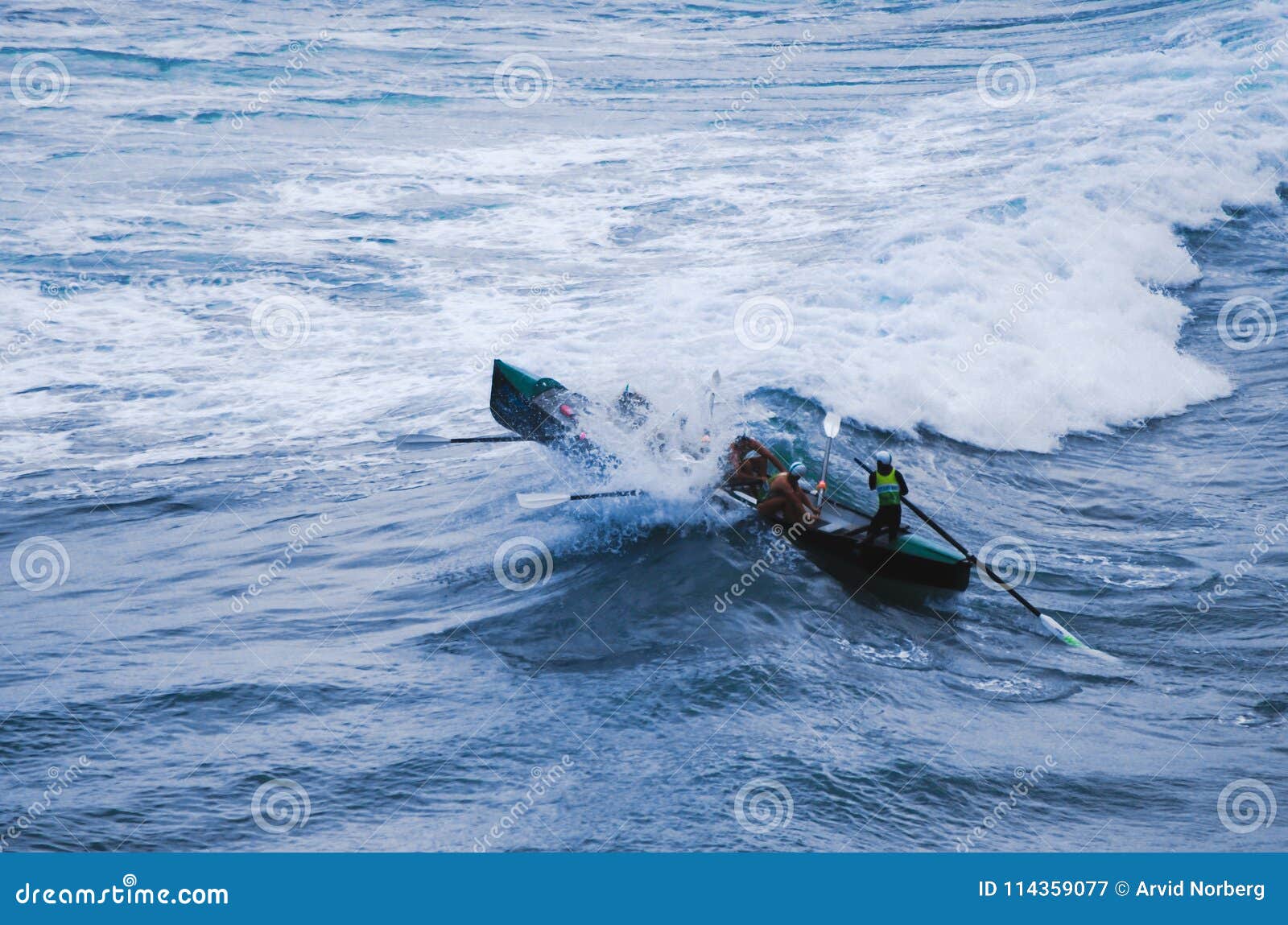 Rowing into a Crashing Wave Stock Image - Image of ship, surf: 114359077