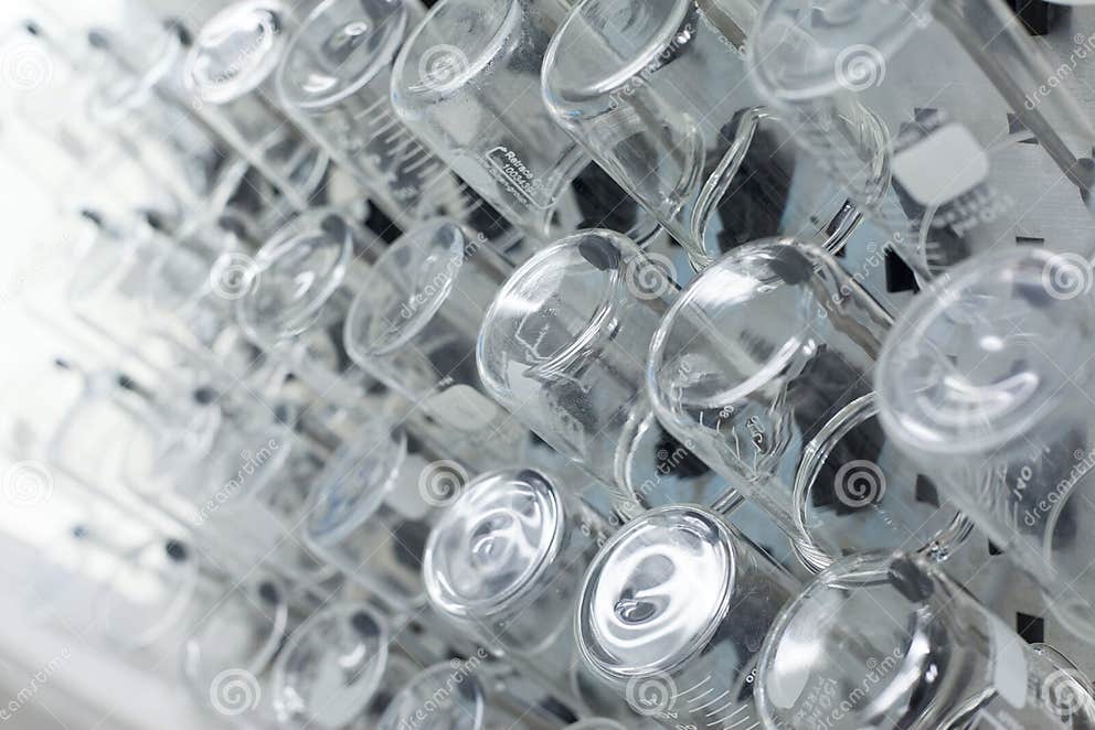 Rows of Beaker on a Drying Rack. Stock Photo - Image of beaker, rack ...