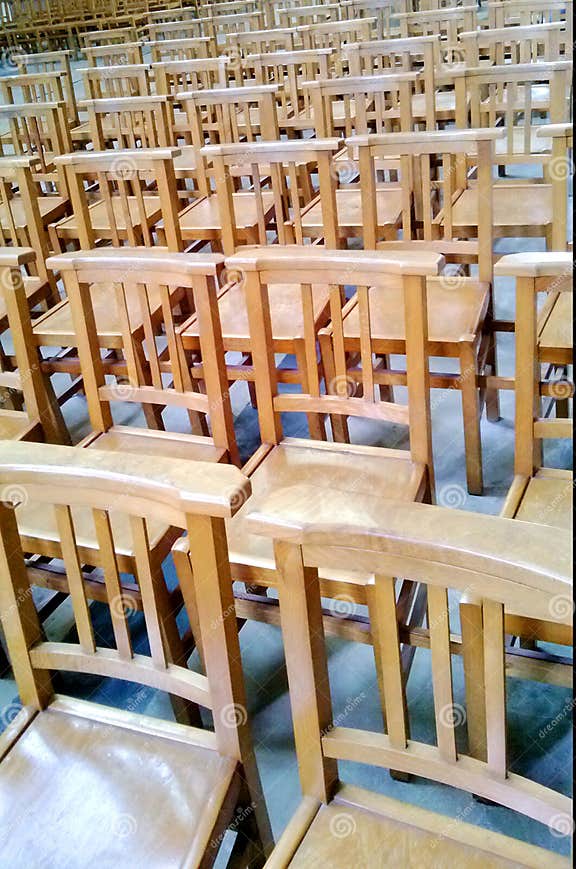 Rows of Empty Wooden Chairs Stock Photo - Image of vacant, hall: 36101204