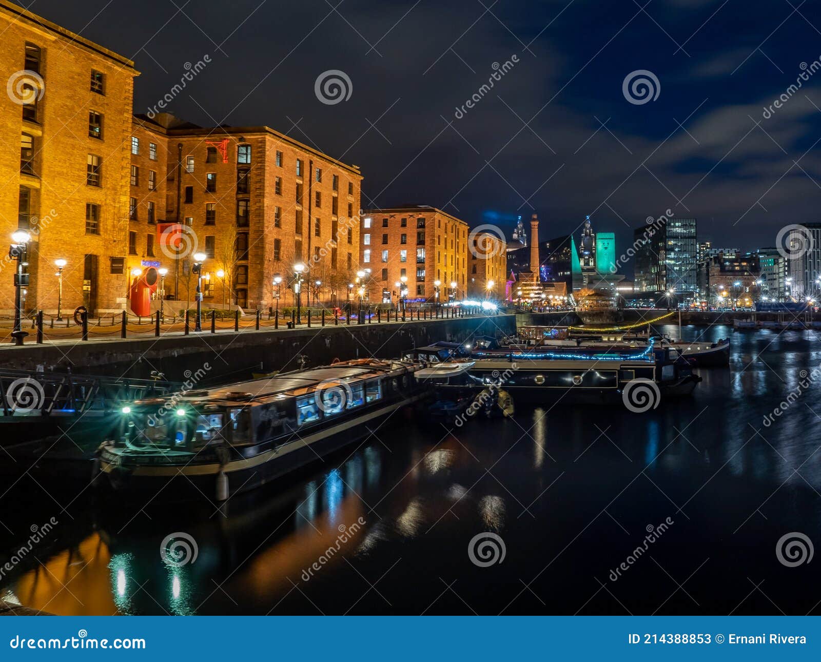 The Royal Albert Dock stock image. Image of dusk, town - 214388853