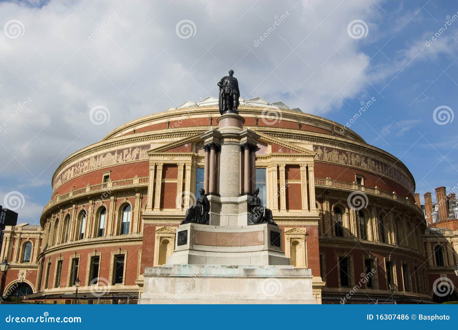 Royal Albert Hall and Prince Albert Statue, Kensin Stock Photo - Image ...