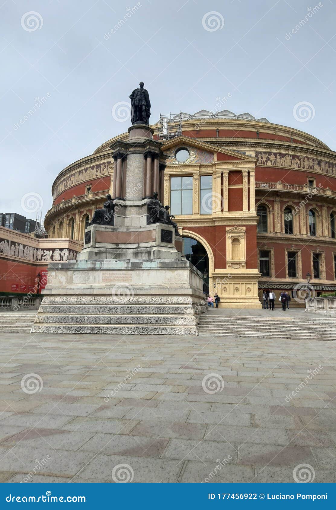 The royal albert hall editorial photography. Image of statue - 177456922