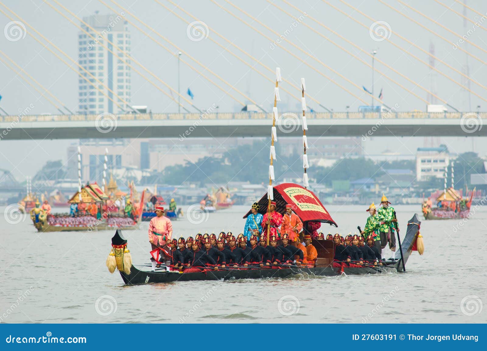 Royal Barge Procession, Bangkok 2012 Editorial Photo - Image of ...