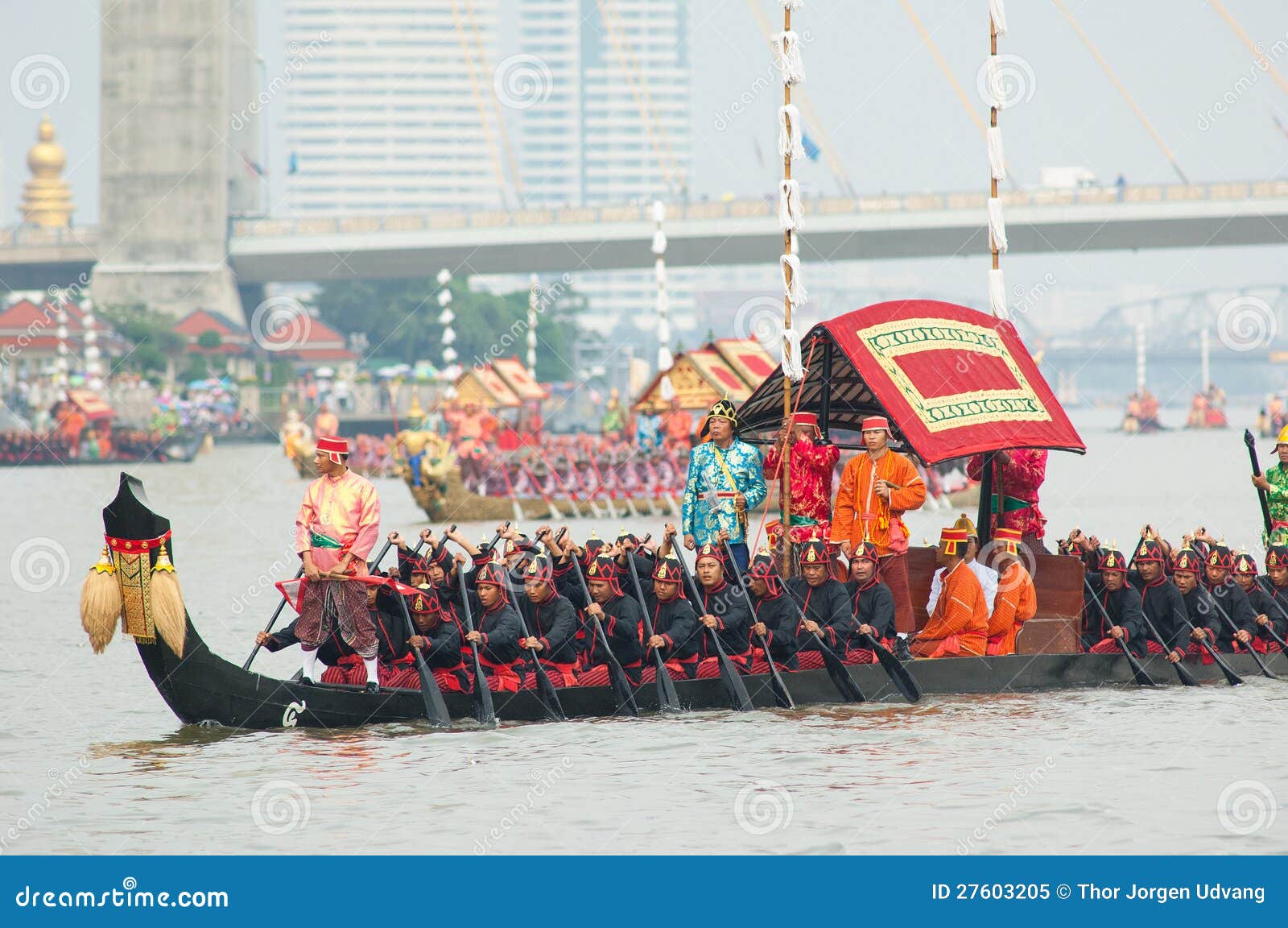 Royal Barge Procession, Bangkok 2012 Editorial Image - Image of golden ...