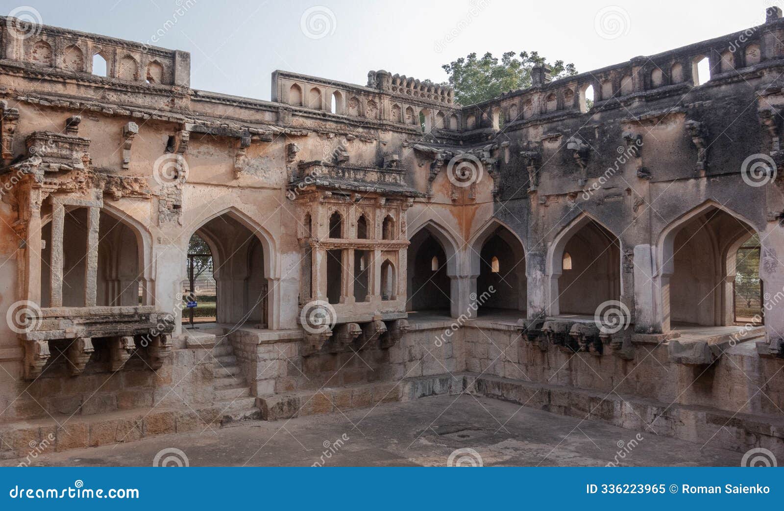 Indo-Islamic Architecture - Nehru Park With Chhatri On Island In Fateh ...