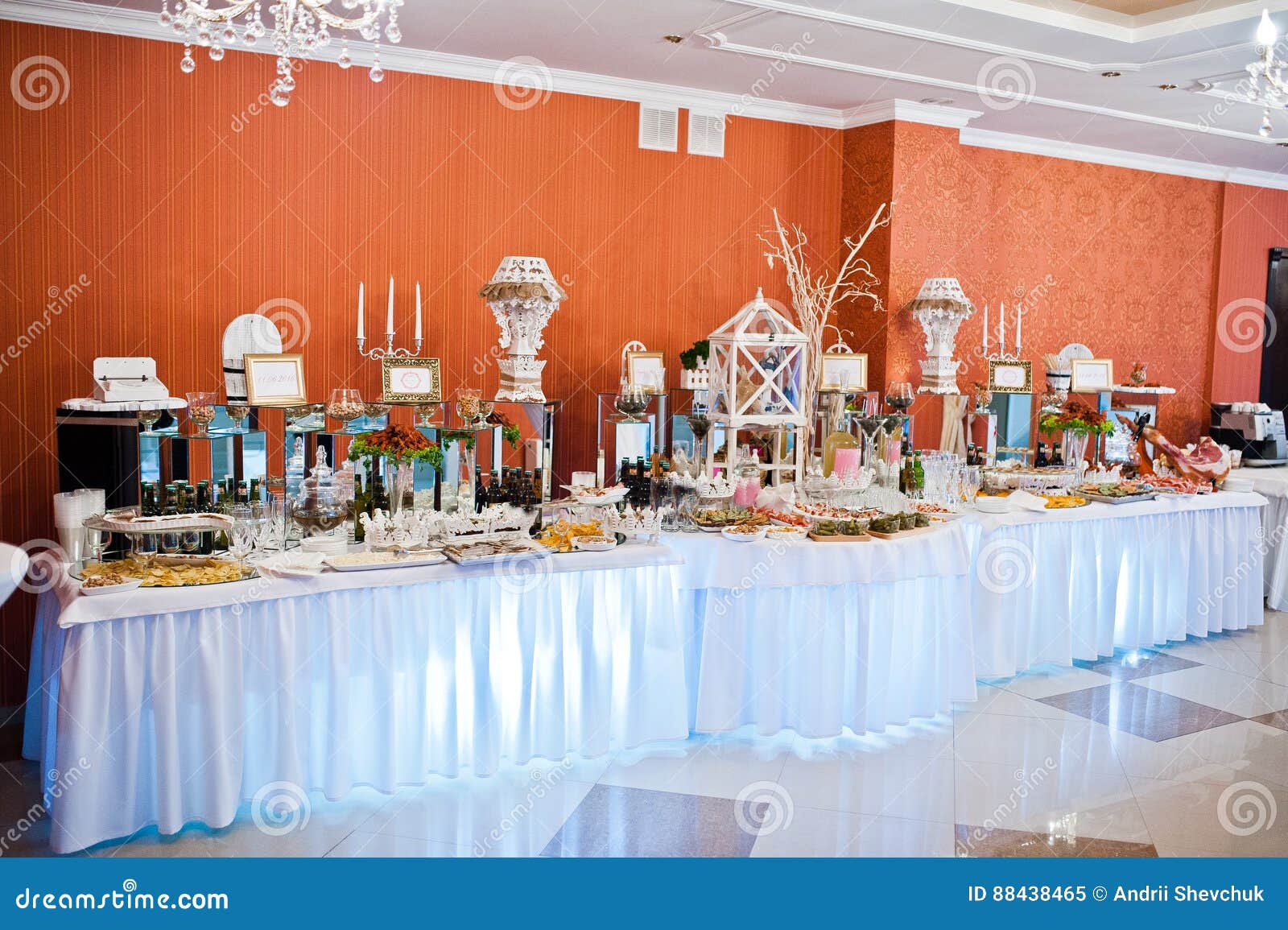 Royal Elegance Wedding Reception Table with Different Cookery Food ...