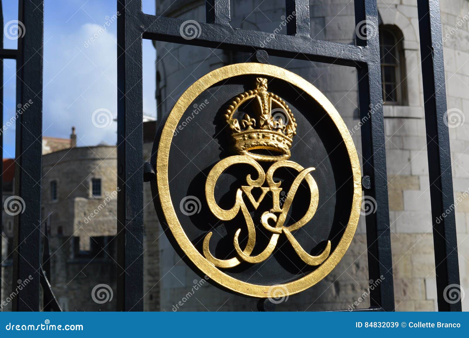 Royal Gate editorial stock image. Image of kingdom, sculpture - 84832039