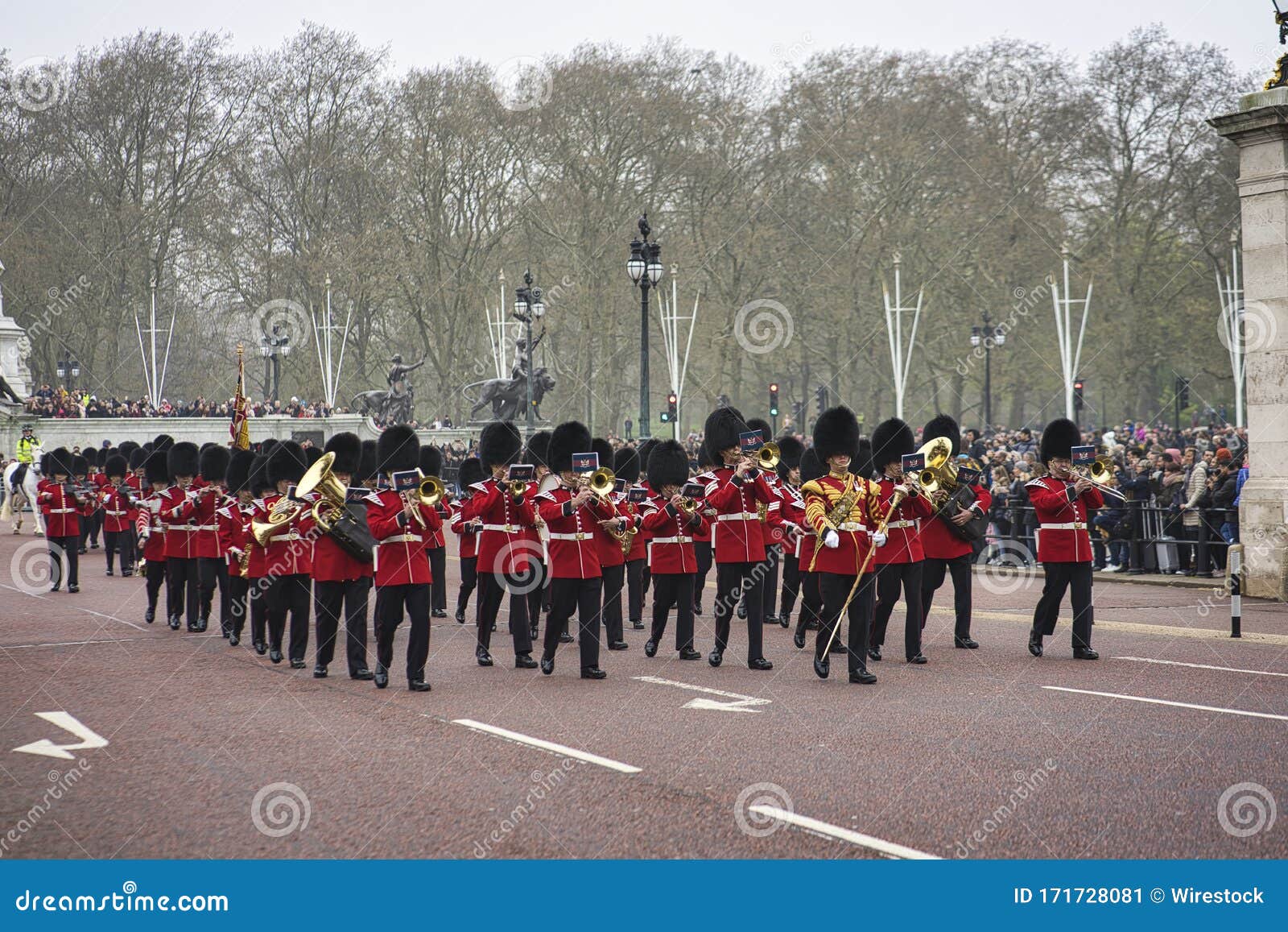 Royal Marching Band Playing Inf Front of the Historic Buckingham Palace ...