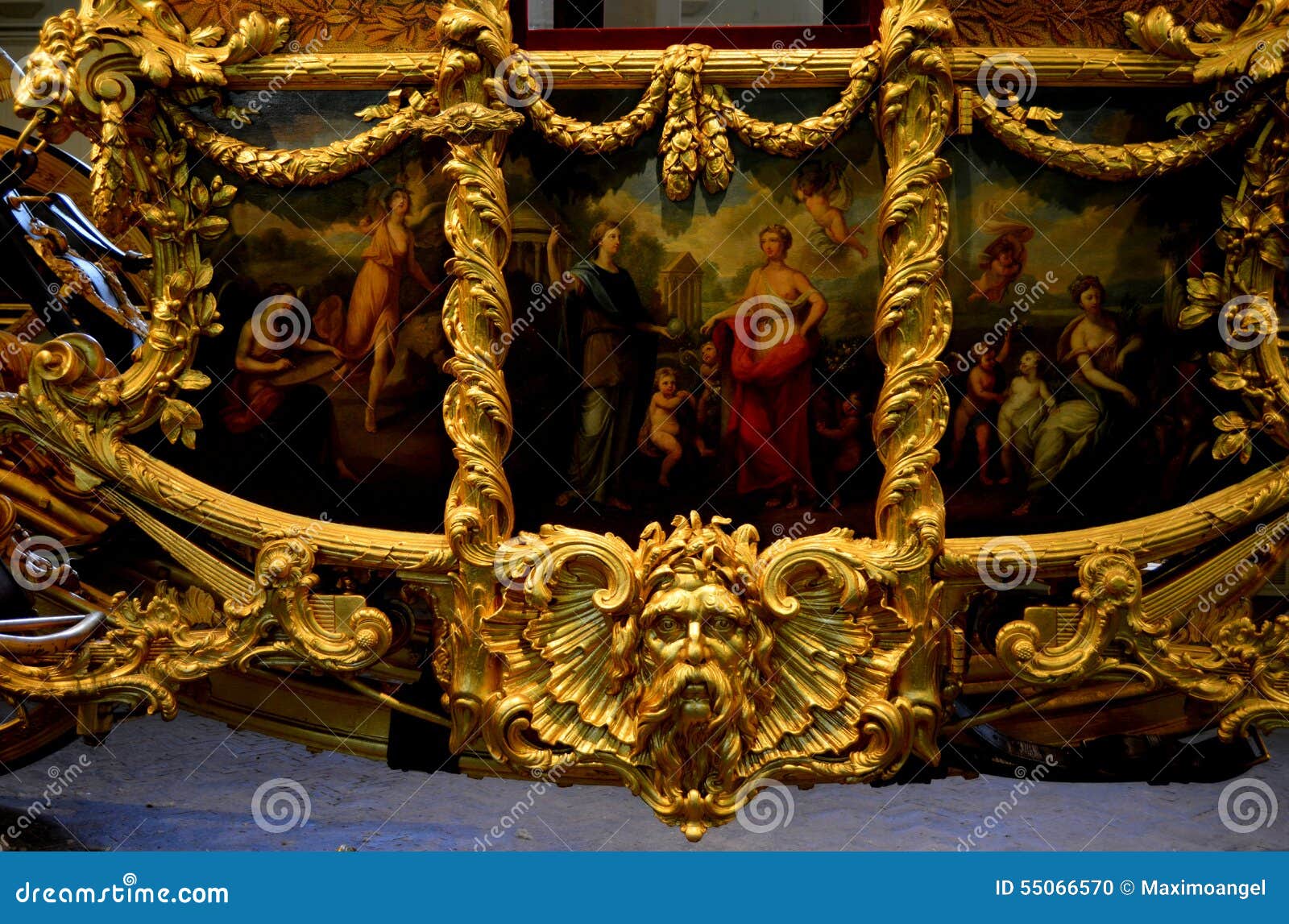 Royal Mews, London, UK editorial image. Image of crown - 55066570