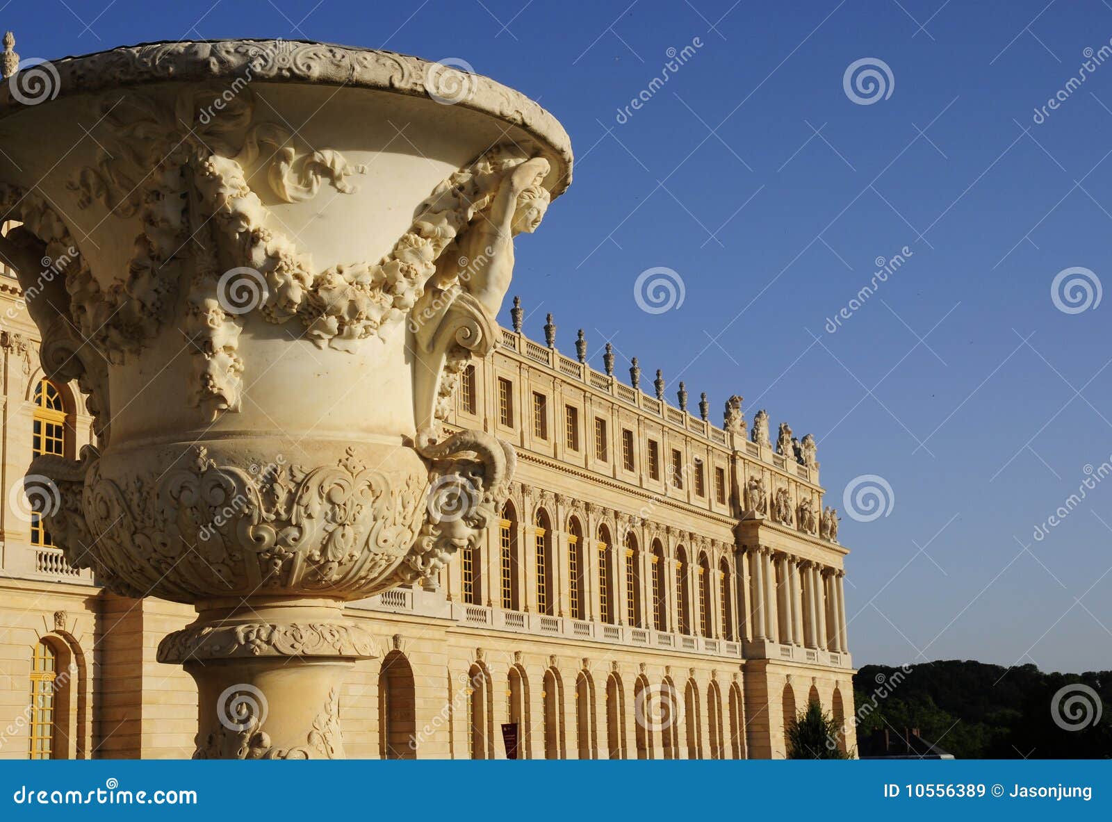 Royal Palace Building and Statues Stock Image - Image of castle ...
