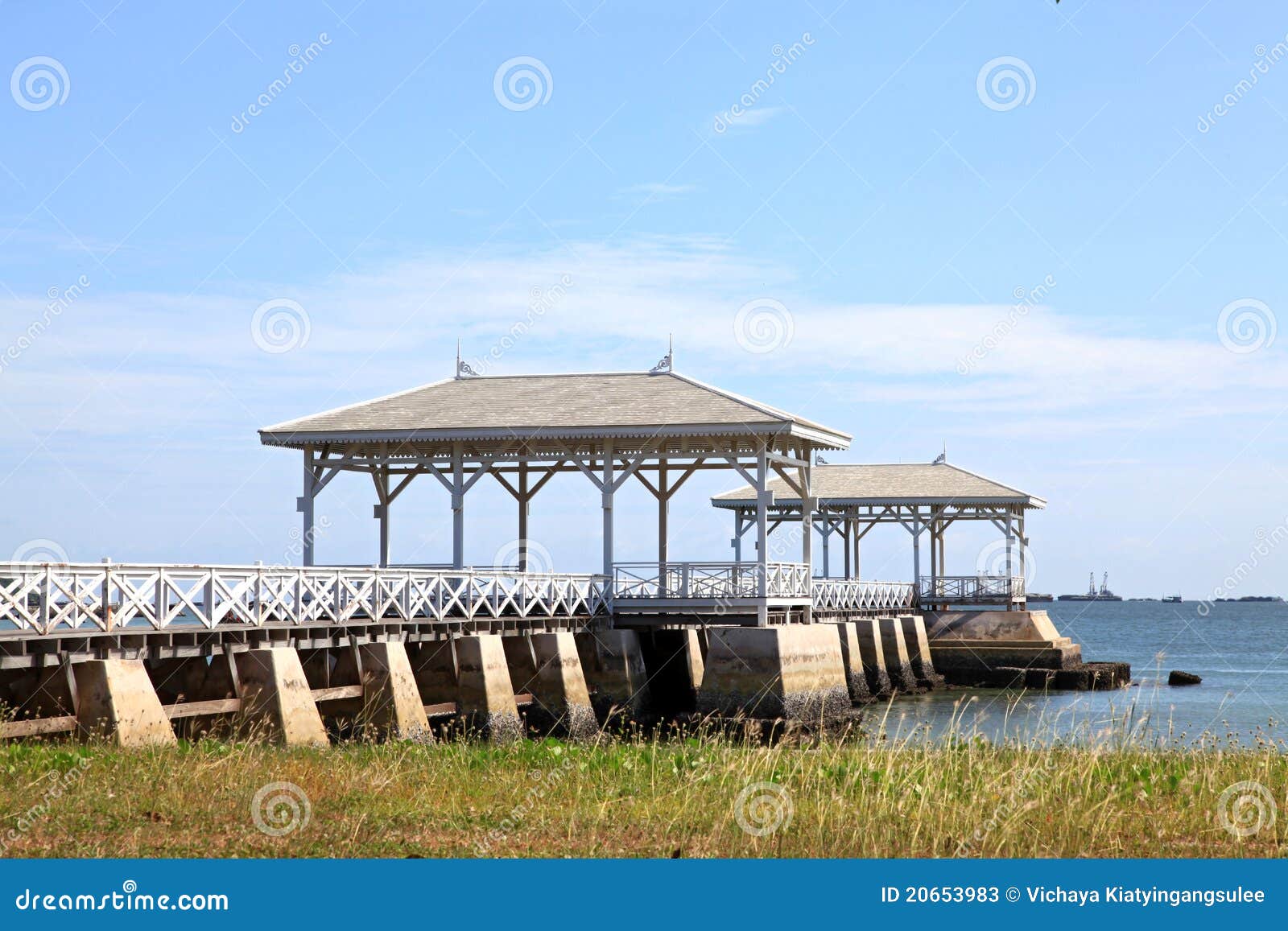 Royal Pavillion on Jetty Pier Stock Image - Image of daylight, abstract ...