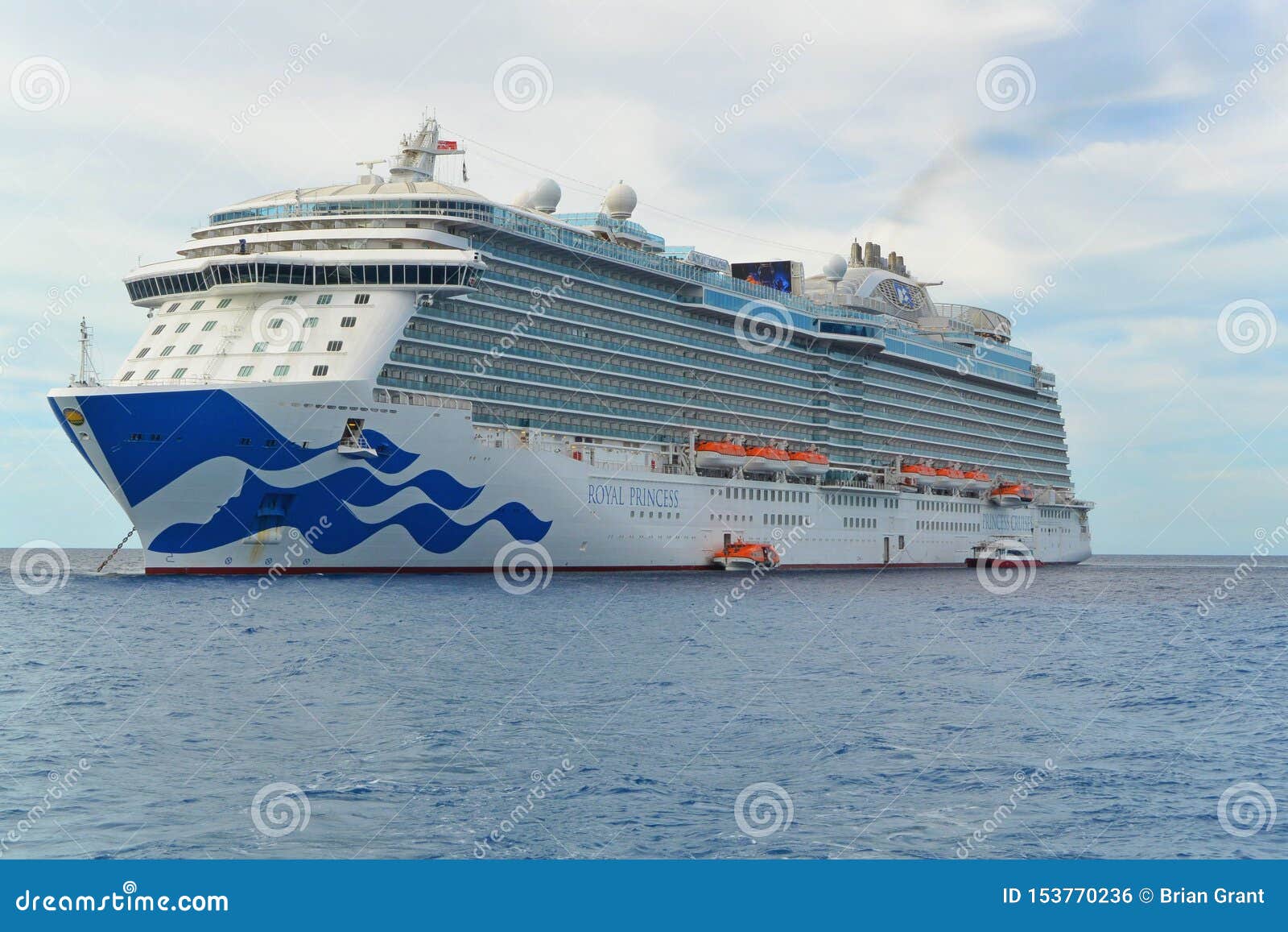 Cruise Ship Royal Princess editorial photo. Image of holiday - 153770236