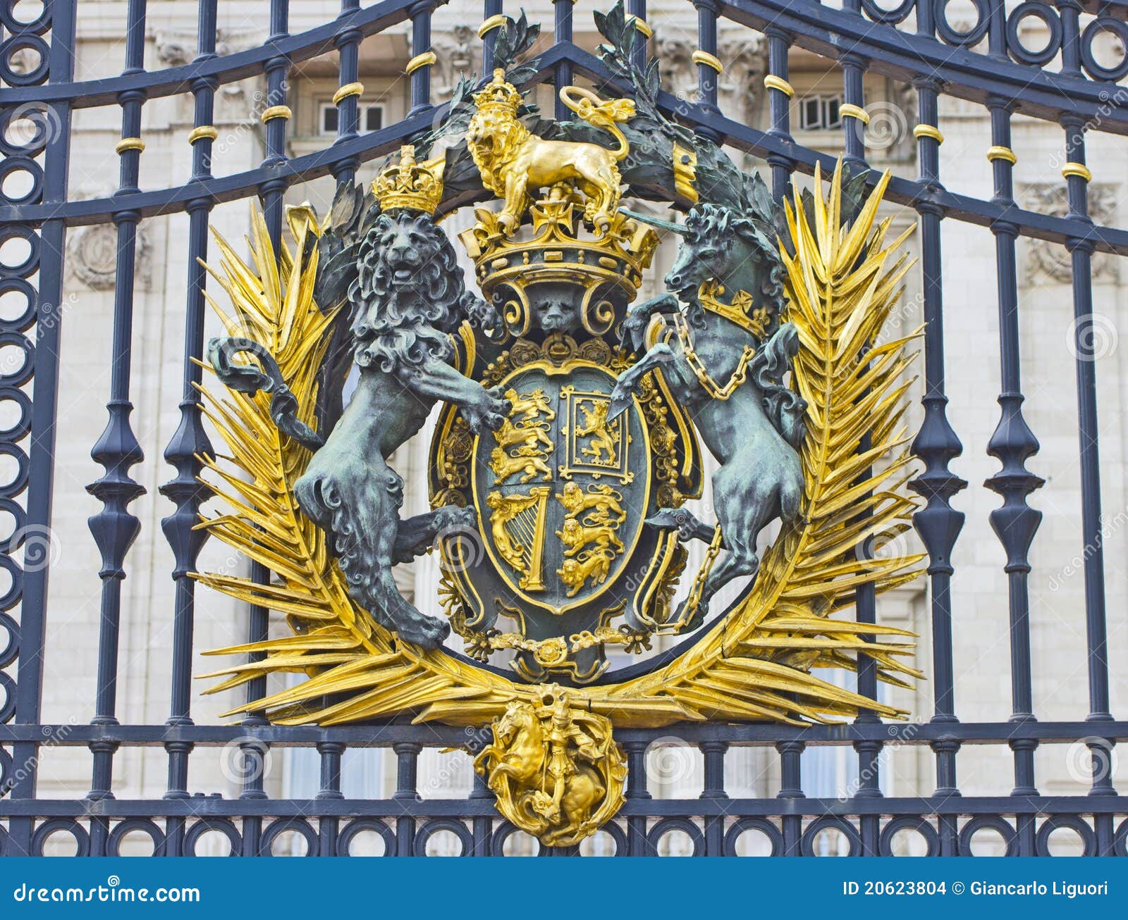 The Royal Seal in Buckingham Palace Gate Editorial Stock Image - Image ...
