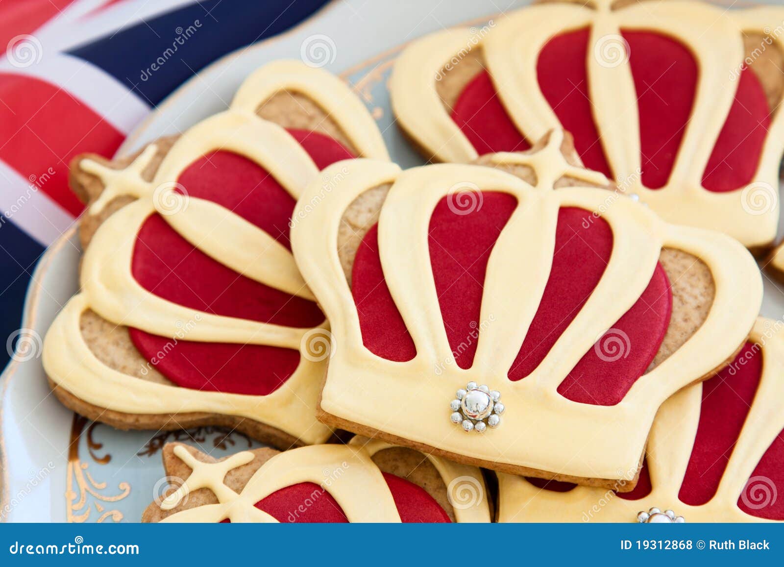 Royal wedding cookies stock photo. Image of icing, cookie - 19312868