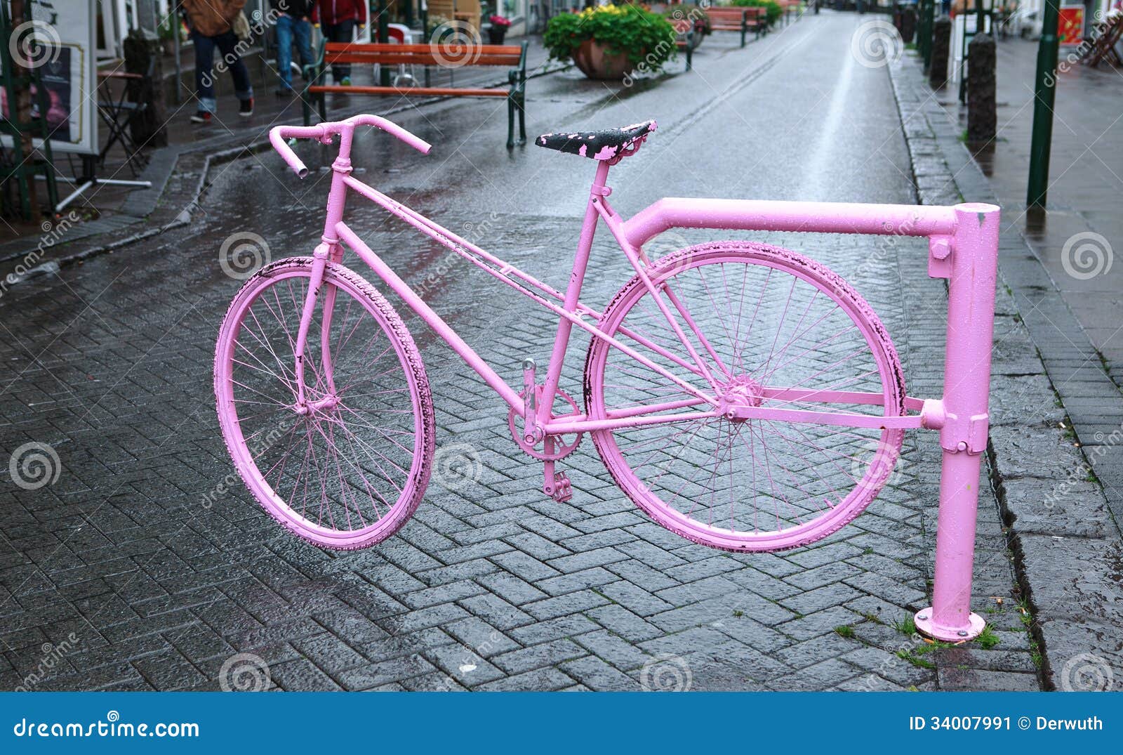 Roze fiets stock afbeelding. Image of stad, winkelen - 34007991