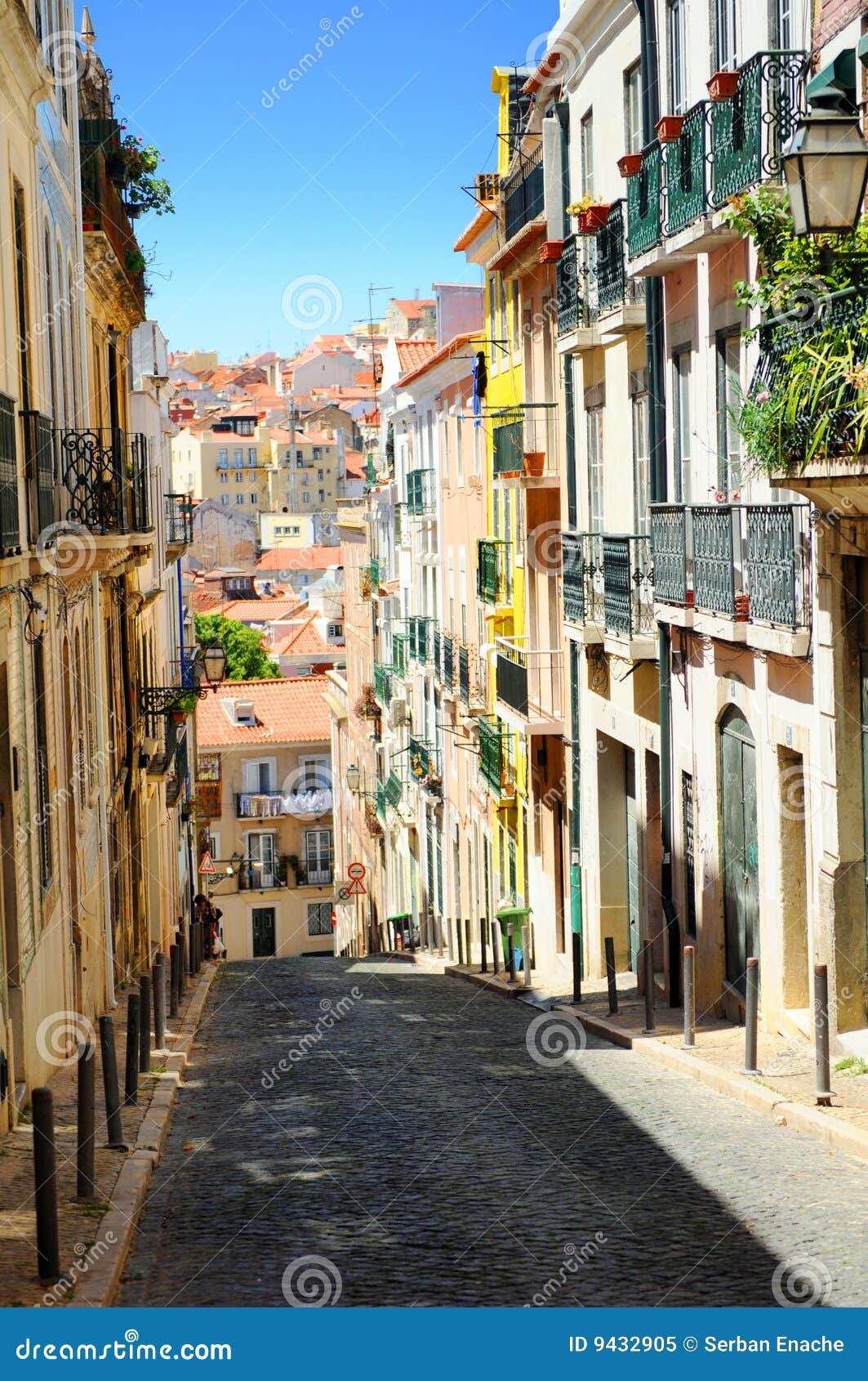 Rua Da Cidade Em Lisboa Portugal Imagem de Stock - Imagem de europa ...