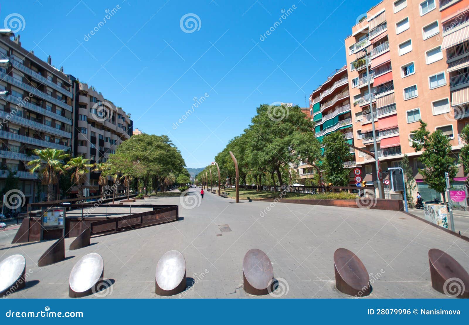 Rua de Barcelona Spain foto de stock. Imagem de casa - 28079996
