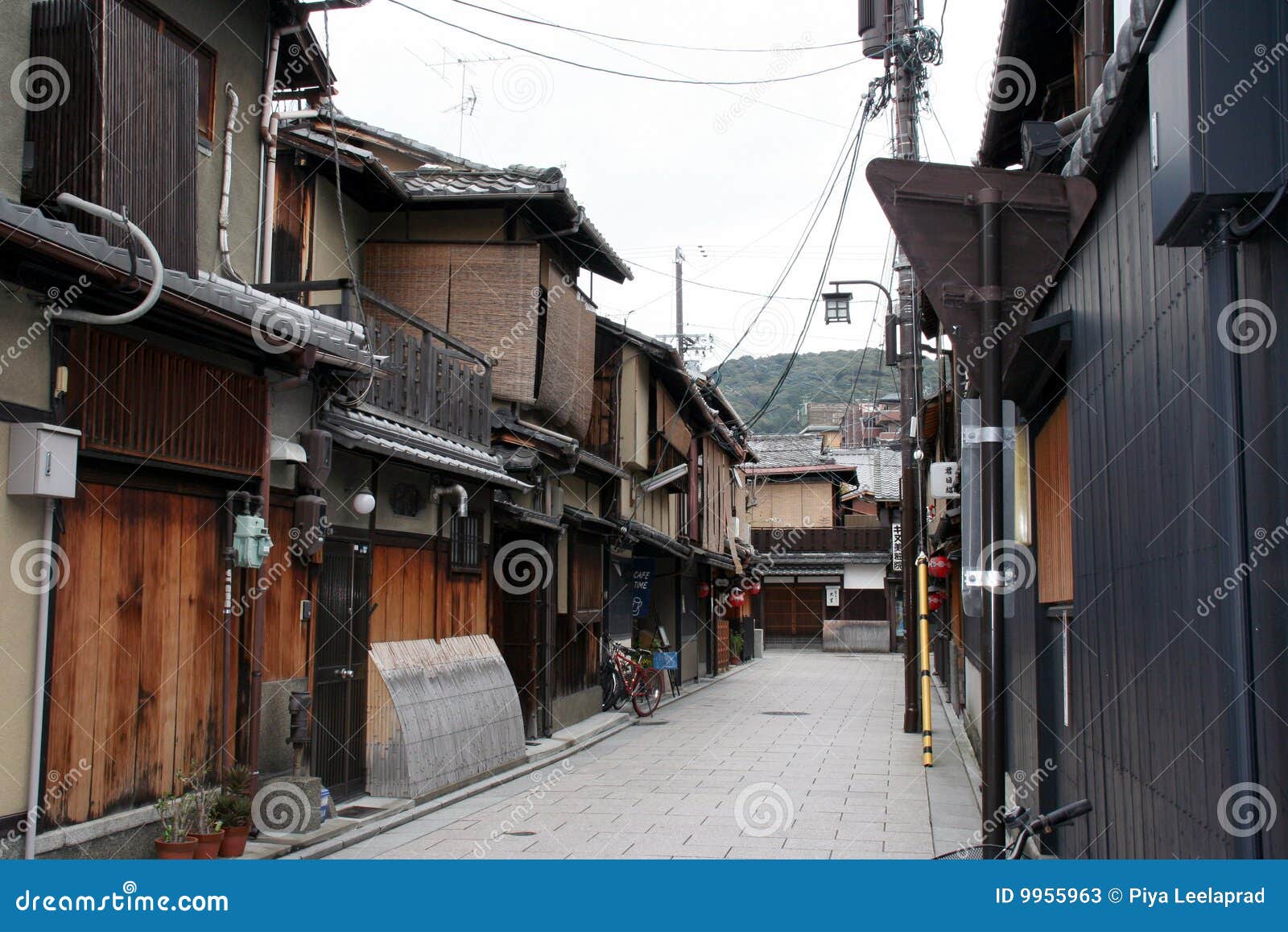 Rua japonesa tradicional imagem de stock. Imagem de arquitetura - 9955963