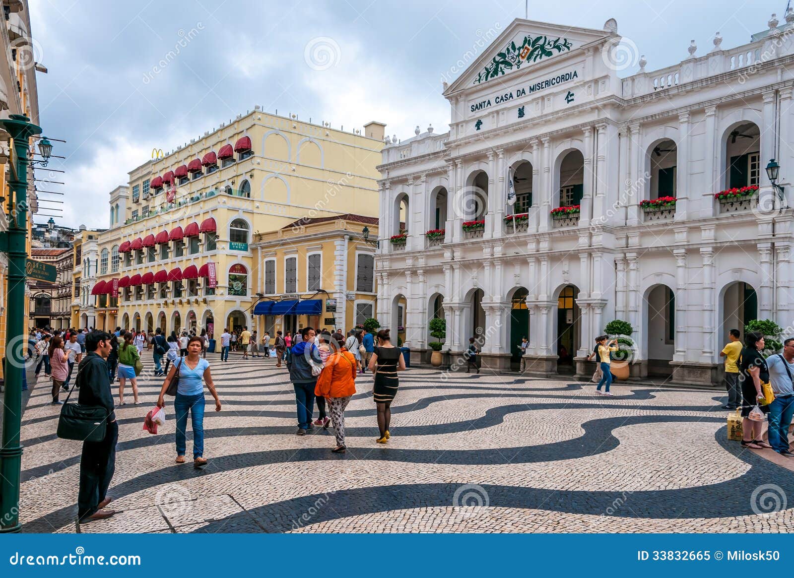 Ruas de Macau imagem editorial. Imagem de viajar, nuvens - 33832665