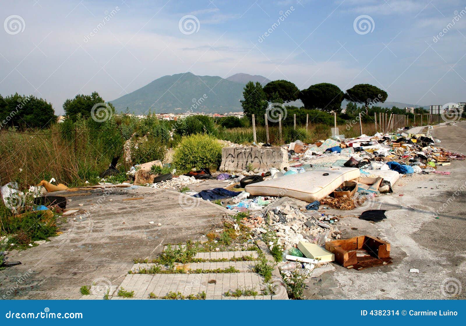 Rubbish Crisis in Napoli Italy Editorial Stock Image - Image of ...