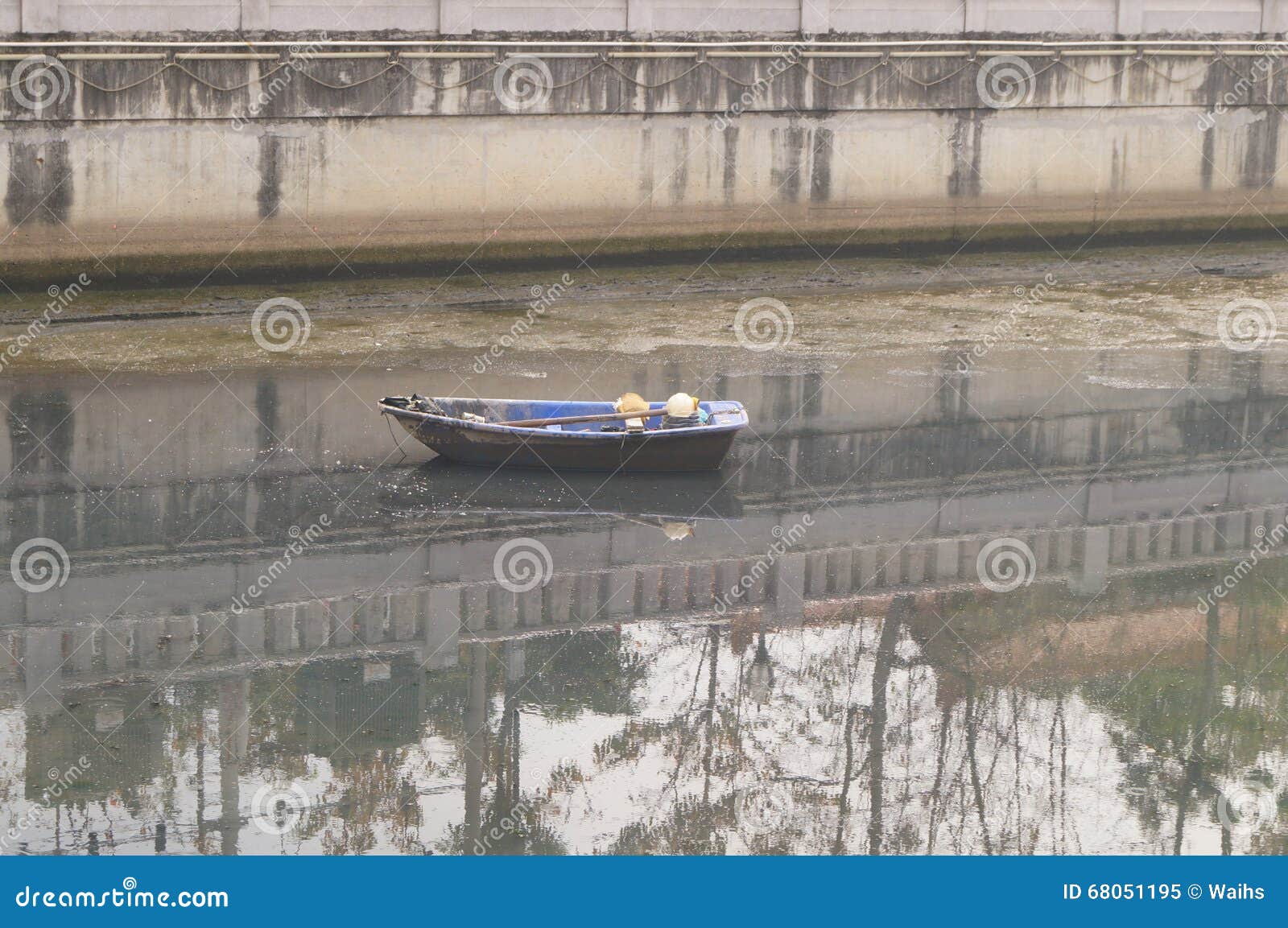 Rubbish raft editorial image. Image of clean, environment - 68051195