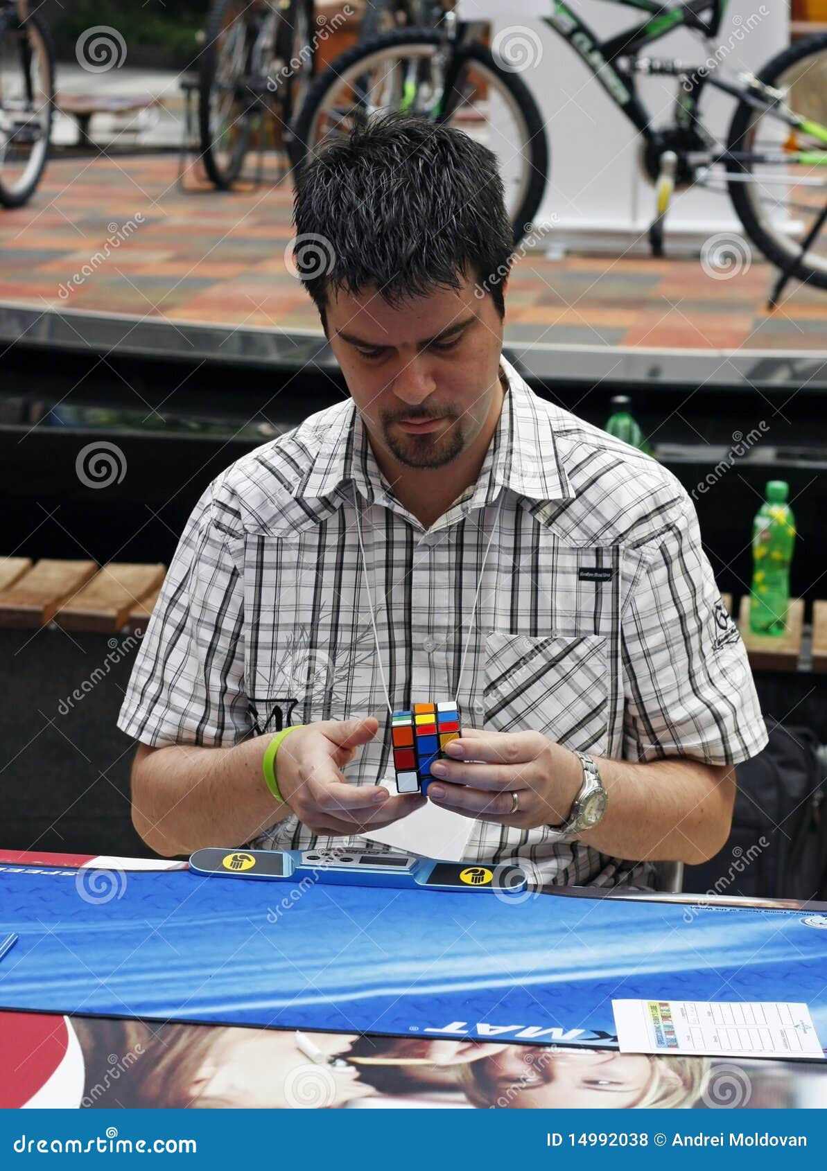 Rubik`s cube competition editorial stock photo. Image of eyes - 14992038