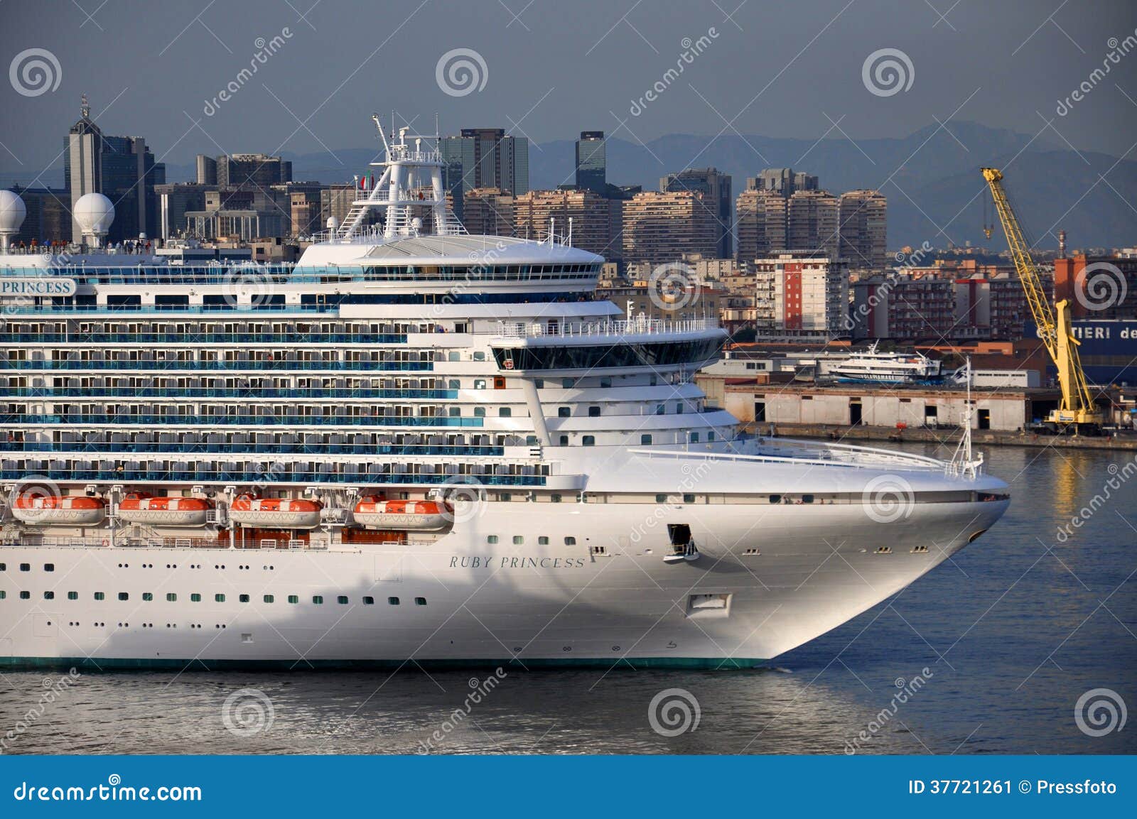 Ruby Princess editorial photo. Image of landscape, horizon - 37721261