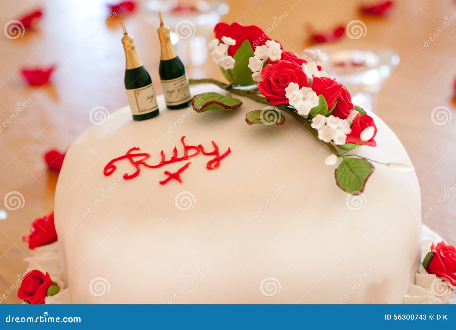 Ruby Wedding Anniversary Cake Stock Image - Image of indulgence ...