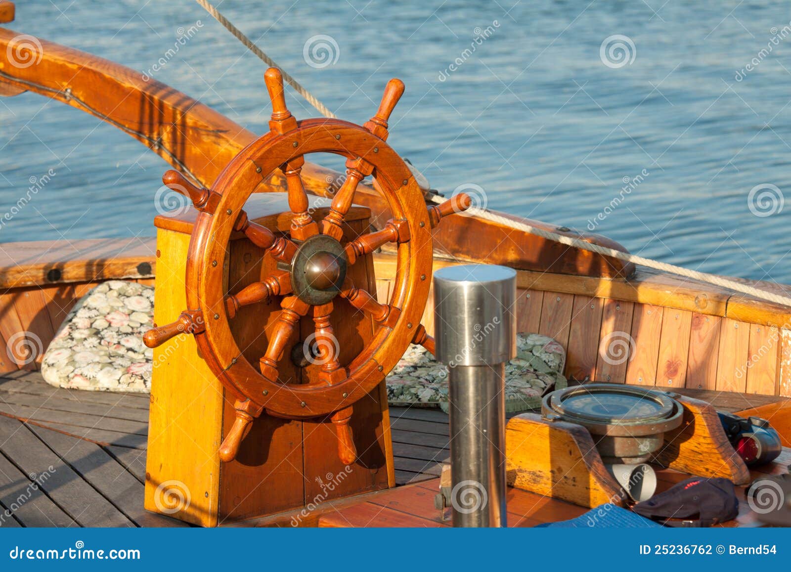Rudder Wheel Stock Photo | CartoonDealer.com #25236762