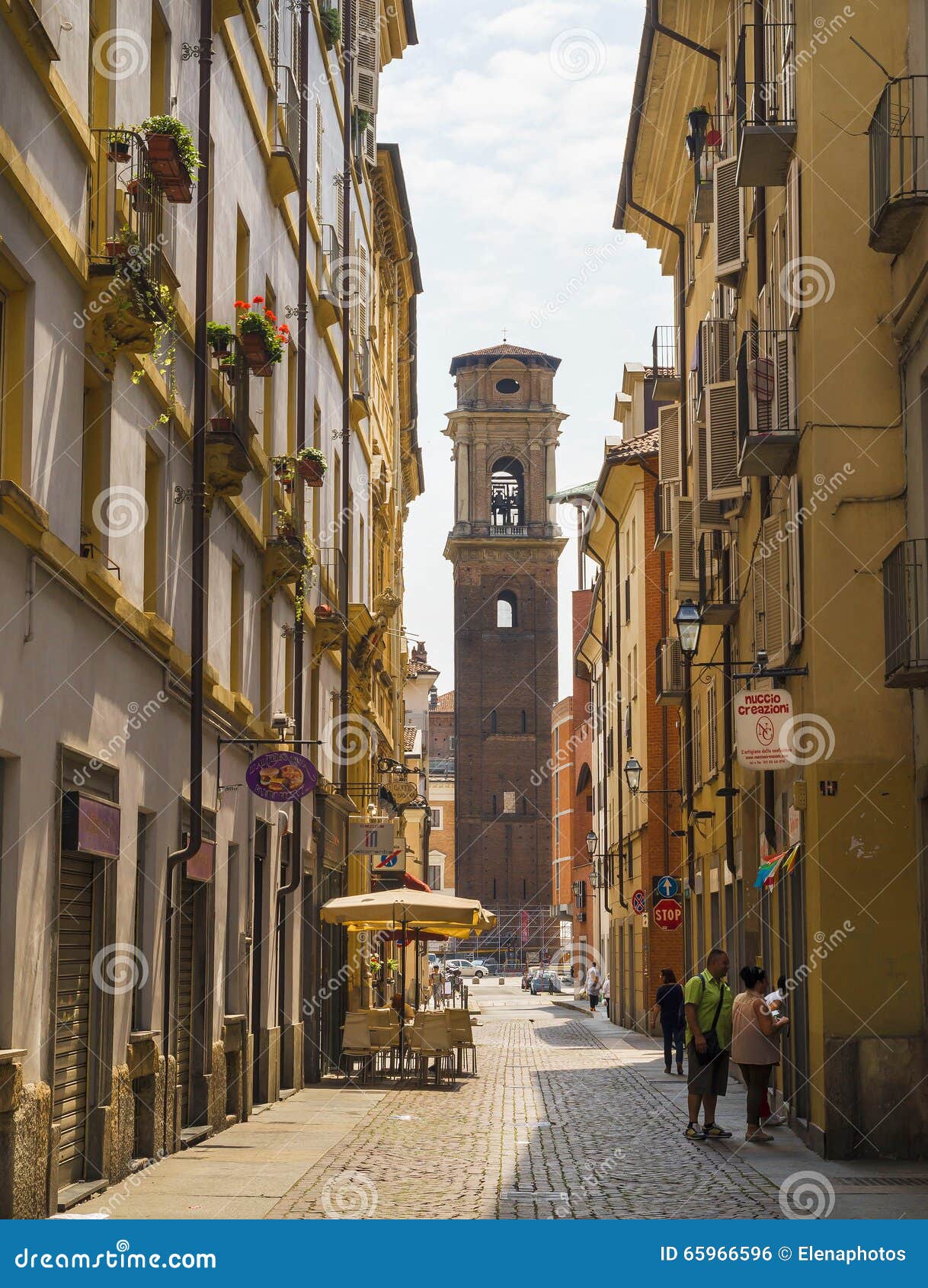 Rue Au Centre Historique De Turin Photo éditorial - Image du italie ...