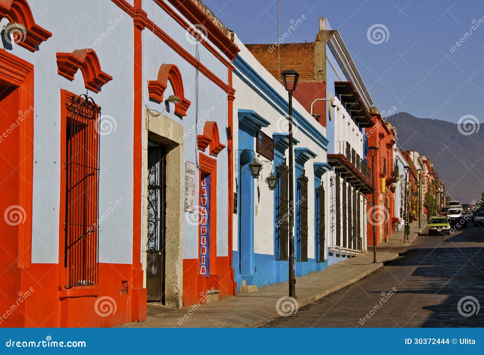 Rue Coloniale 2, Oaxaca, Mexique Image stock éditorial - Image du ...