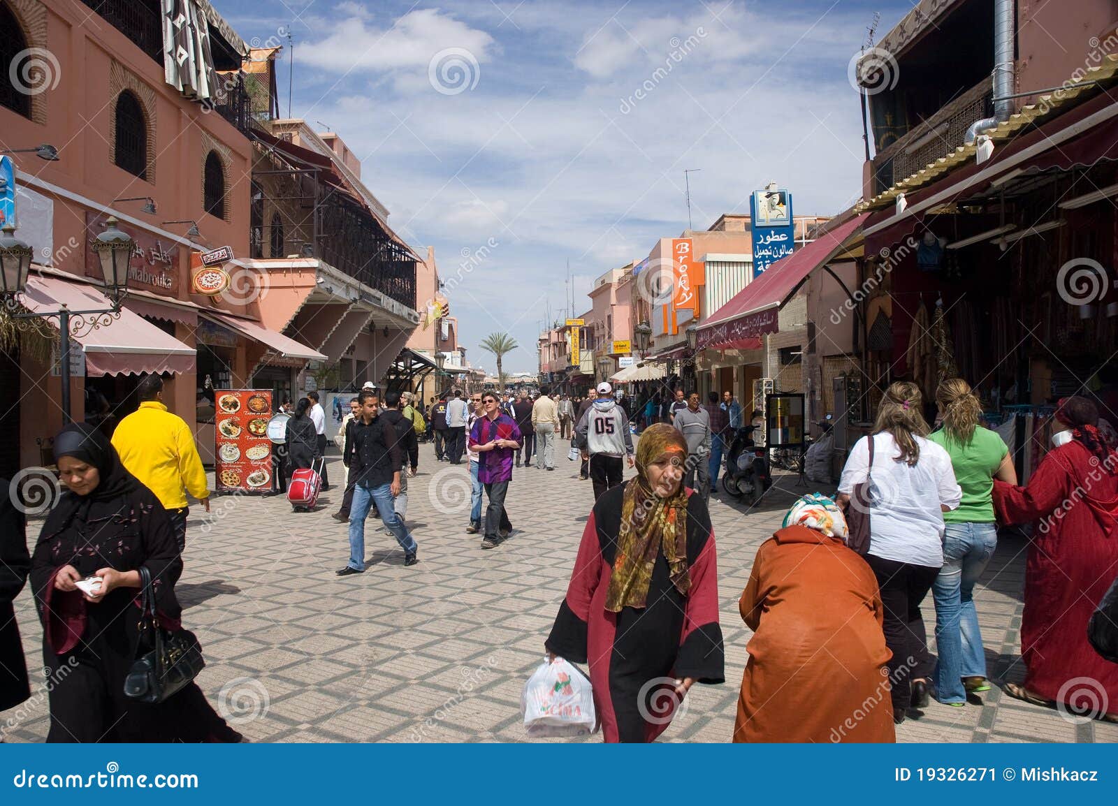Rue de Marrakech photo éditorial. Image du attraction - 19326271
