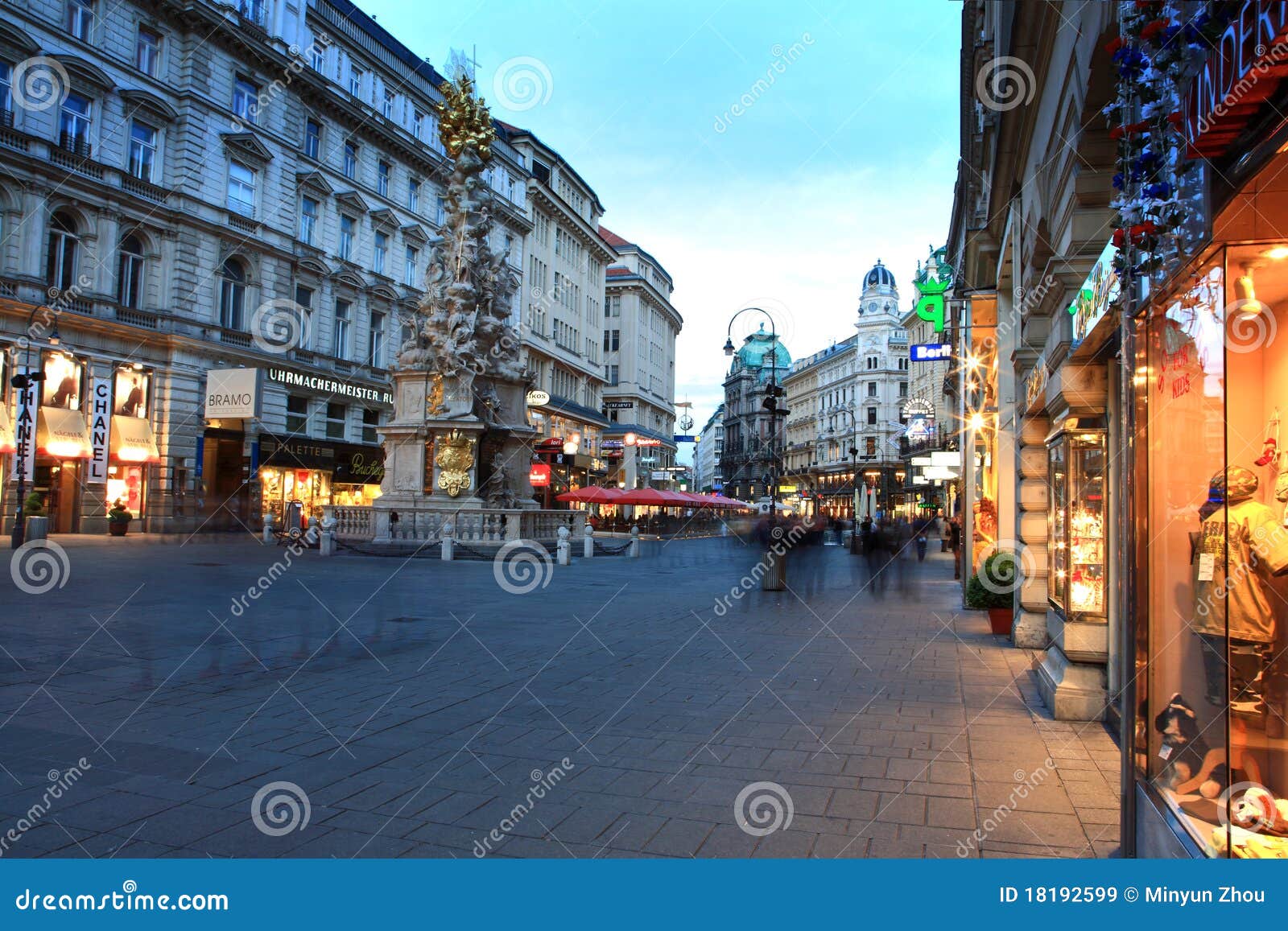 Rue de Vienne, Autriche image stock éditorial. Image du commercial ...
