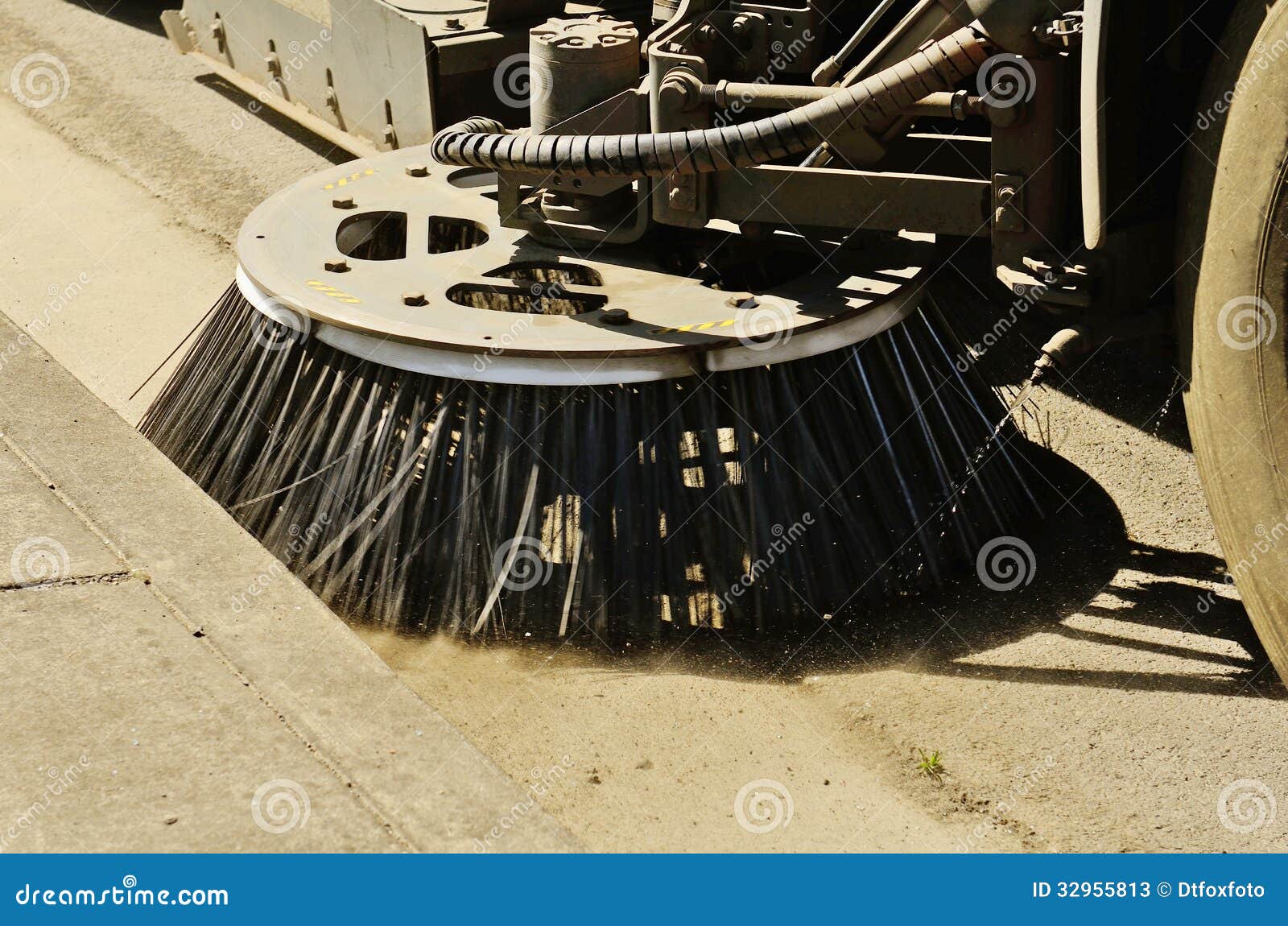 Rue propre image stock. Image du véhicule, incendie, nettoyeur - 32955813