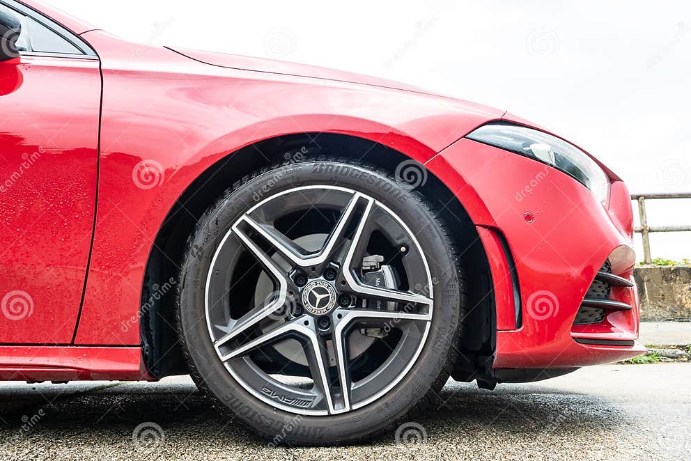 Rueda De Mercedes-Benz A200 2018 Foto de archivo editorial - Imagen de ...