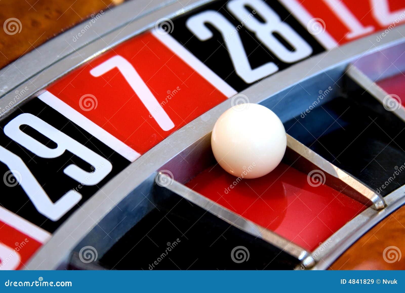 Rueda de ruleta imagen de archivo. Imagen de viruta, empresa - 4841829