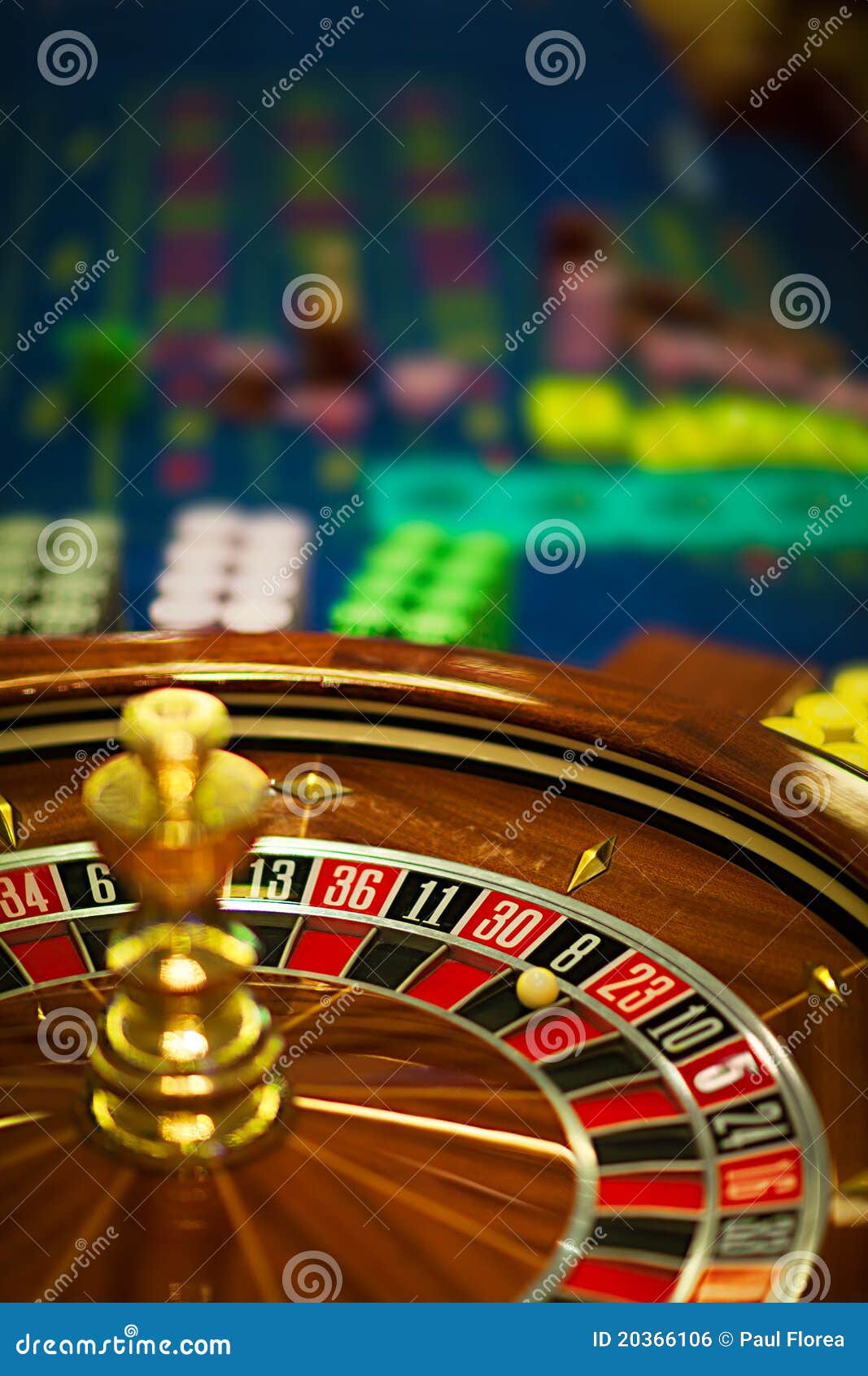 Rueda de ruleta de madera foto de archivo. Imagen de ningunos - 20366106