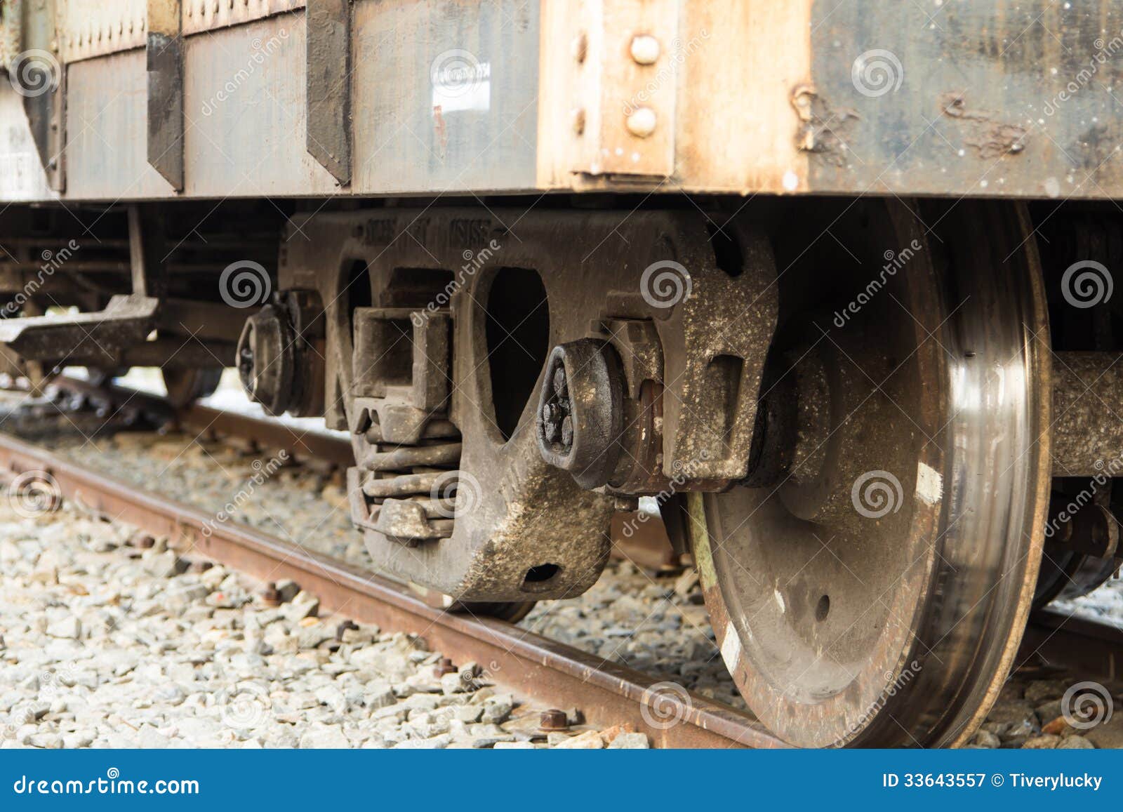 Rueda de un tren imagen de archivo. Imagen de ferrocarril - 33643557