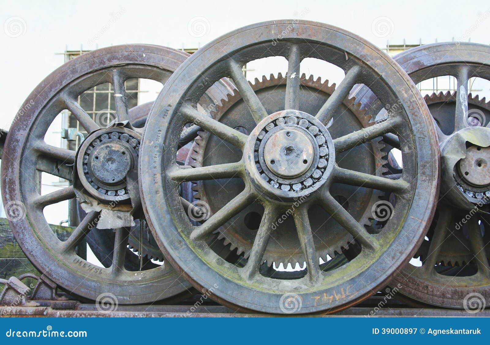 Ruedas De La Locomotora Del Hierro Imagen de archivo - Imagen de ...