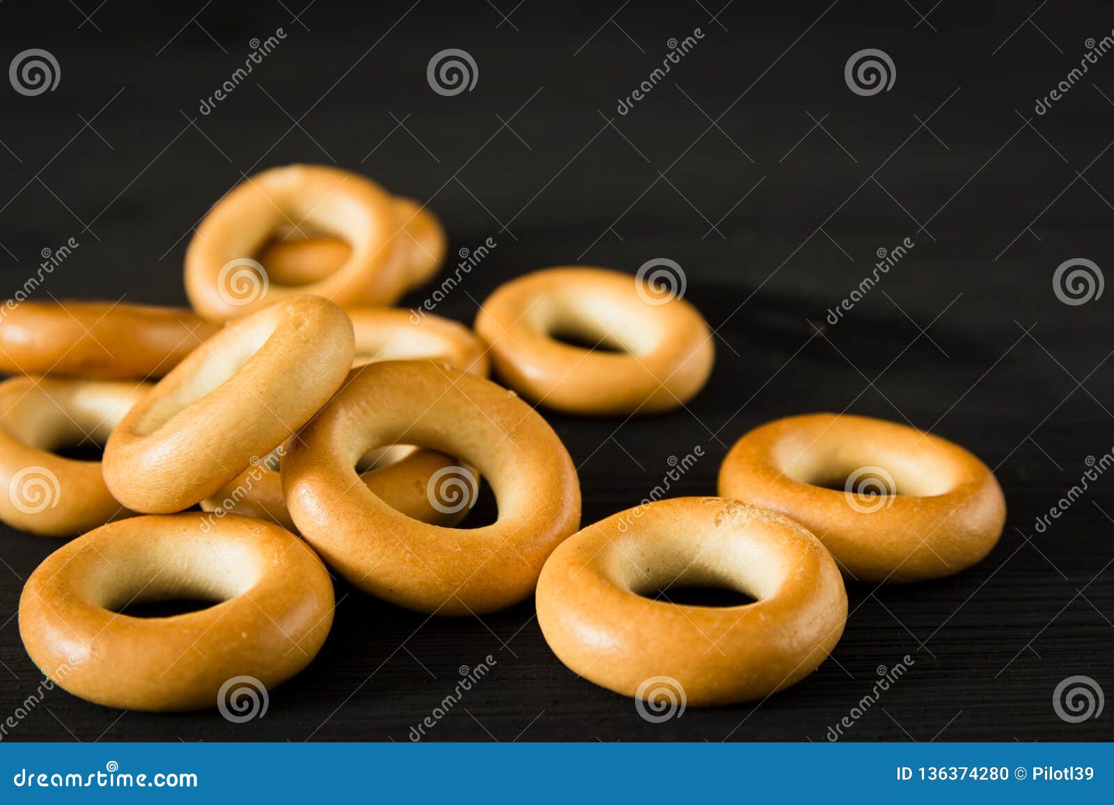 Ruedas Redondas De La Galleta Foto de archivo - Imagen de rueda ...