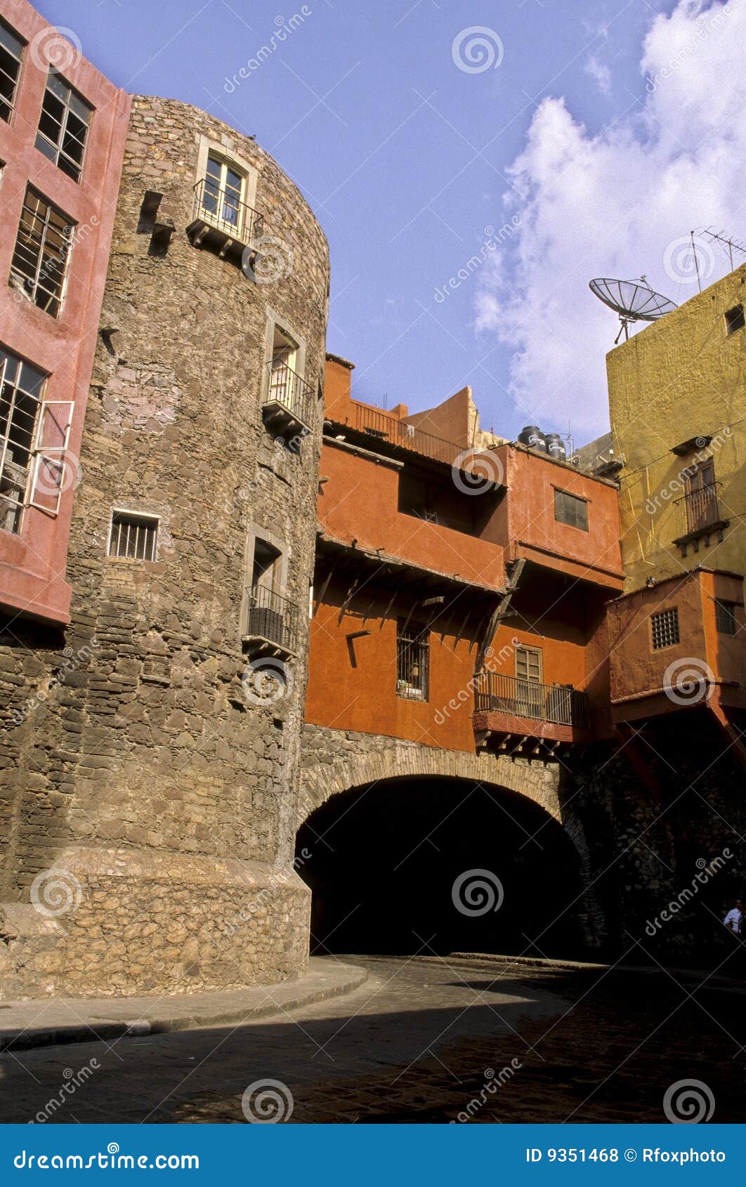 Rues Du Mexique De Guanajuato Photo stock - Image du central, repère ...