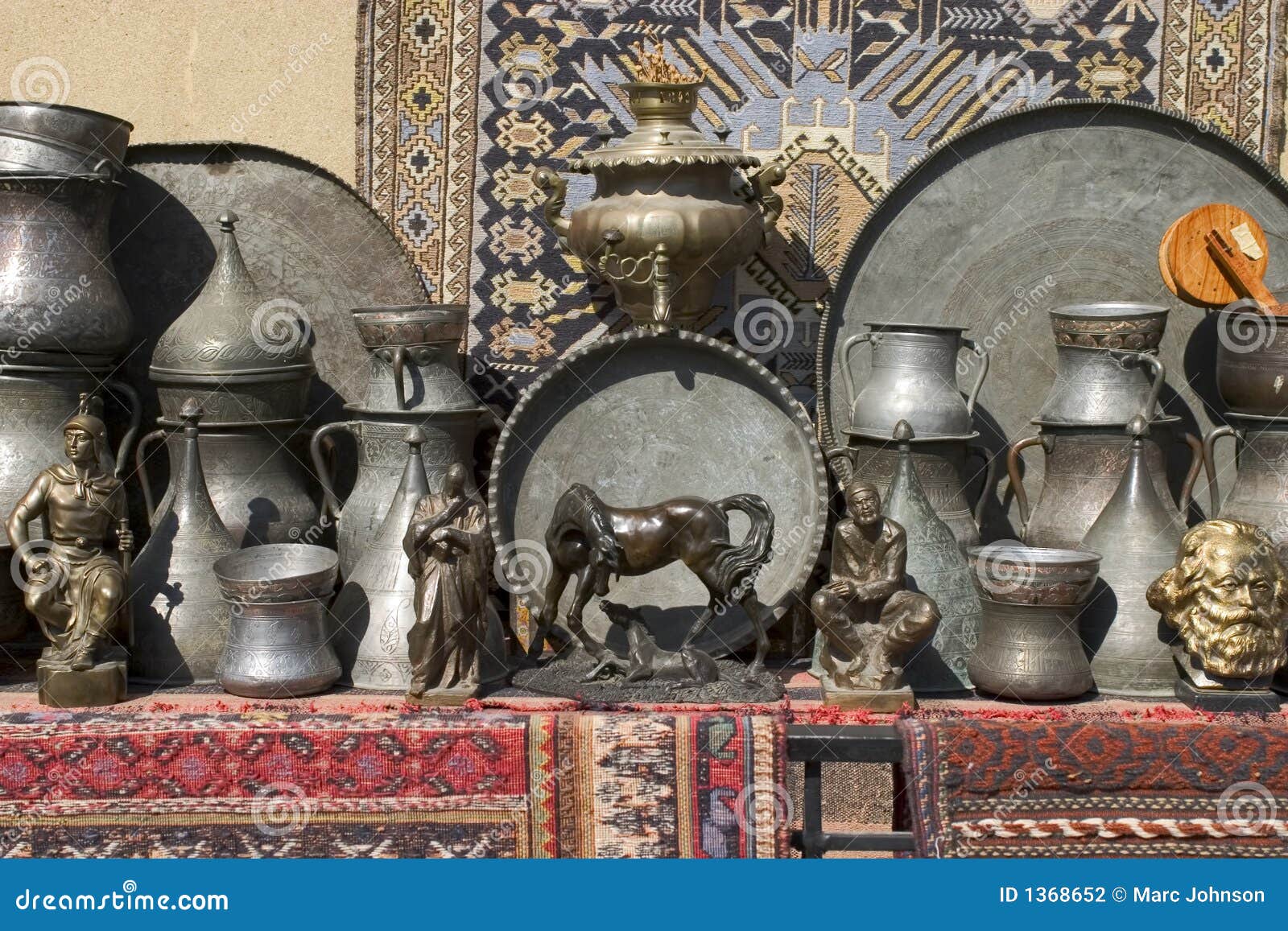 Rugs & Statues II stock photo. Image of store, color - 1368652