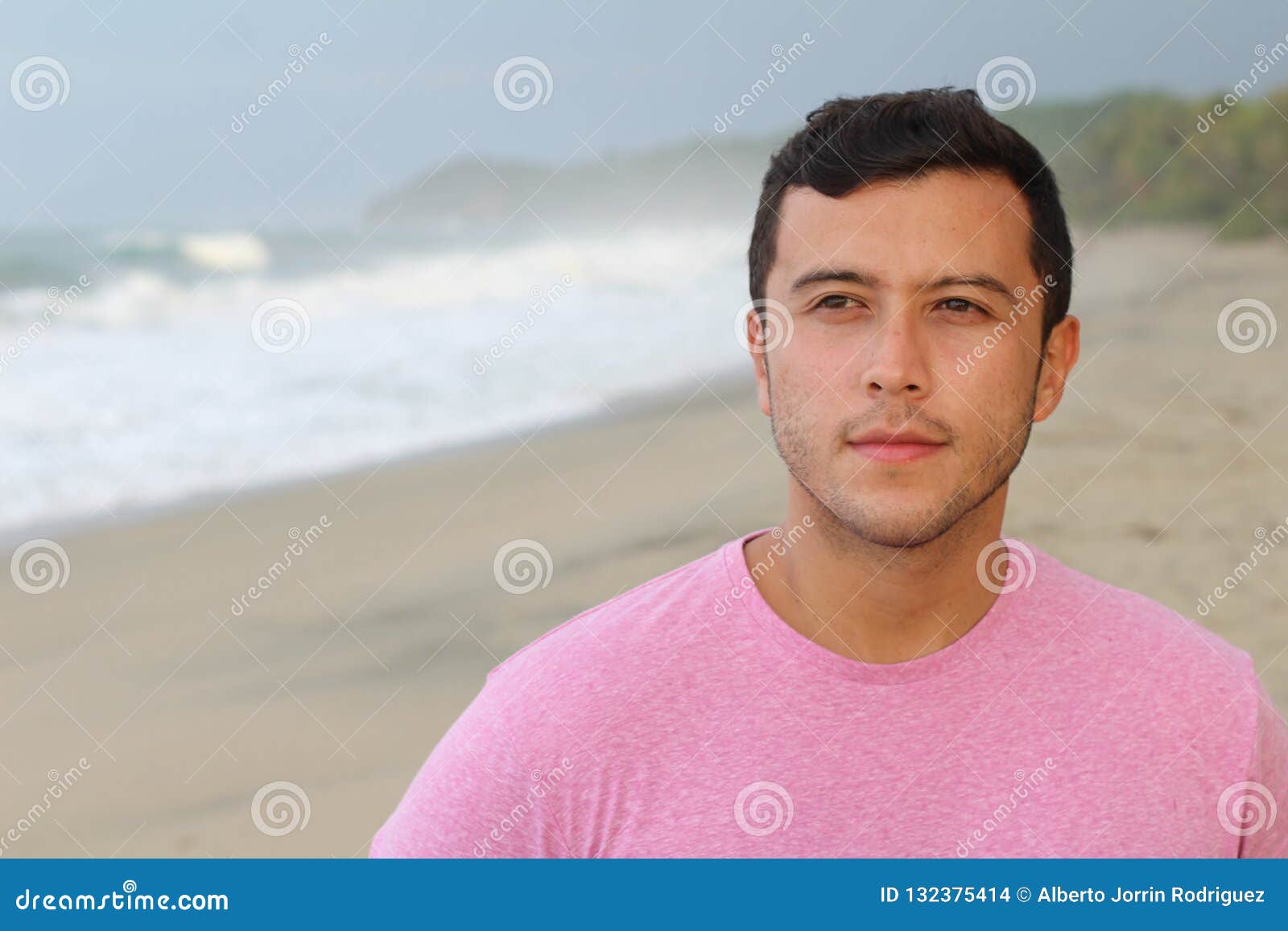 Ruhiger Mann, Der am Strand Geht Stockfoto - Bild von meer, dilemma ...