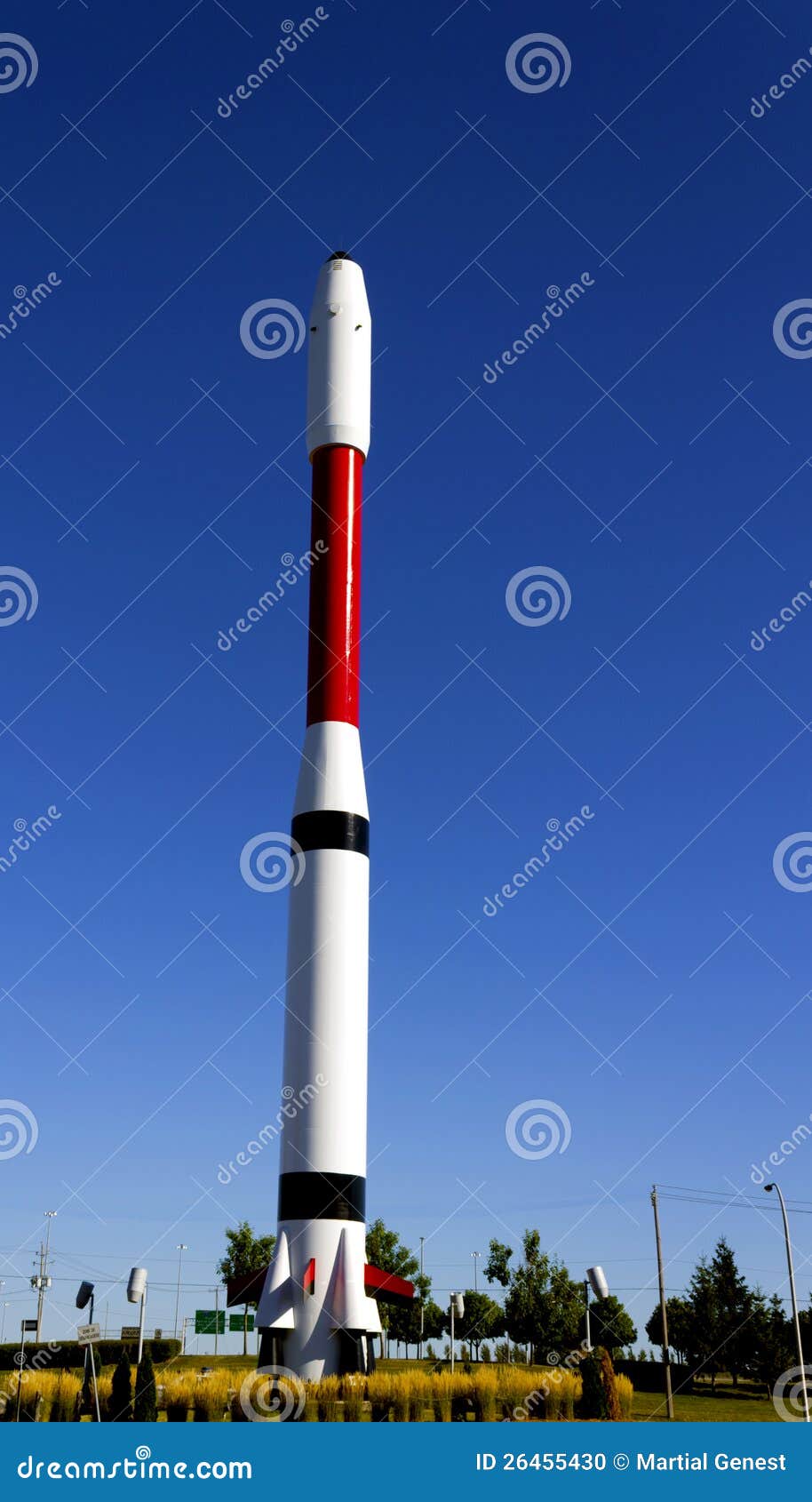 Ruimte raket stock foto. Image of hemel, reis, rood, ruimtevaartuig ...