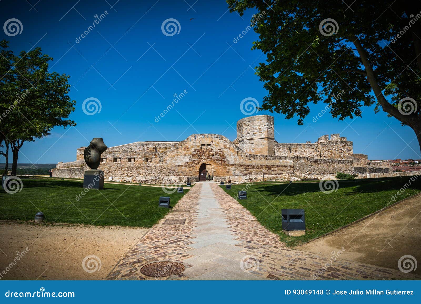 Ruin of the castle stock photo. Image of zamora, route - 93049148