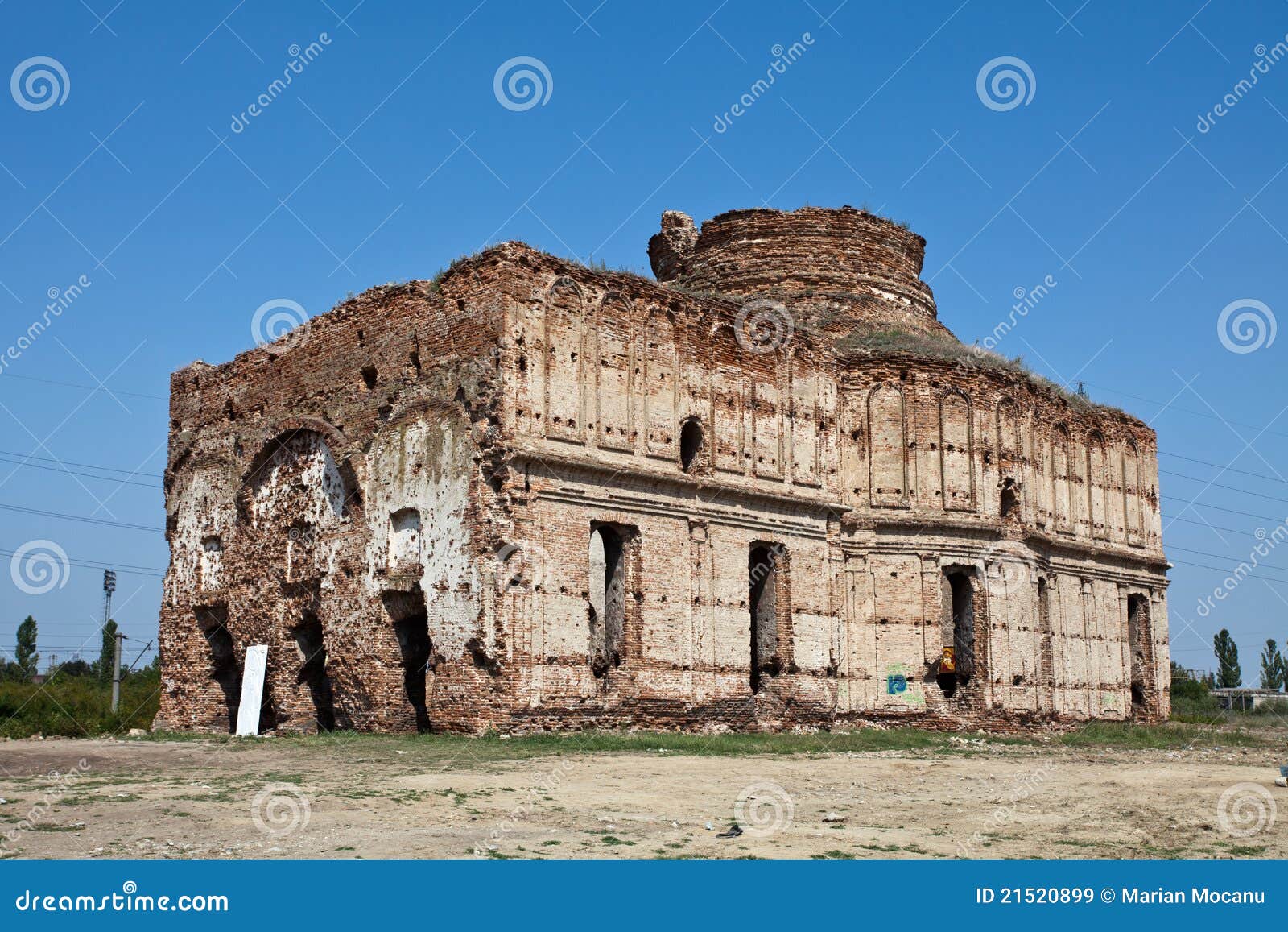 Ruinas de Chiajna imagen de archivo. Imagen de azul, decaimiento - 21520899
