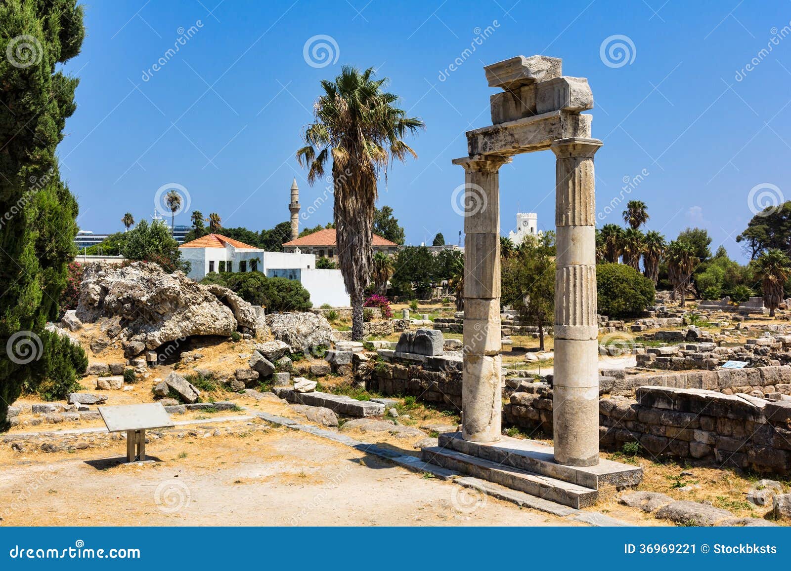 Ruinas De La Ciudad Antigua, Grecia Imagen de archivo - Imagen de ... Ruinas De La Ciudad Antigua, Grecia Imagen de archivo - Imagen de ...
